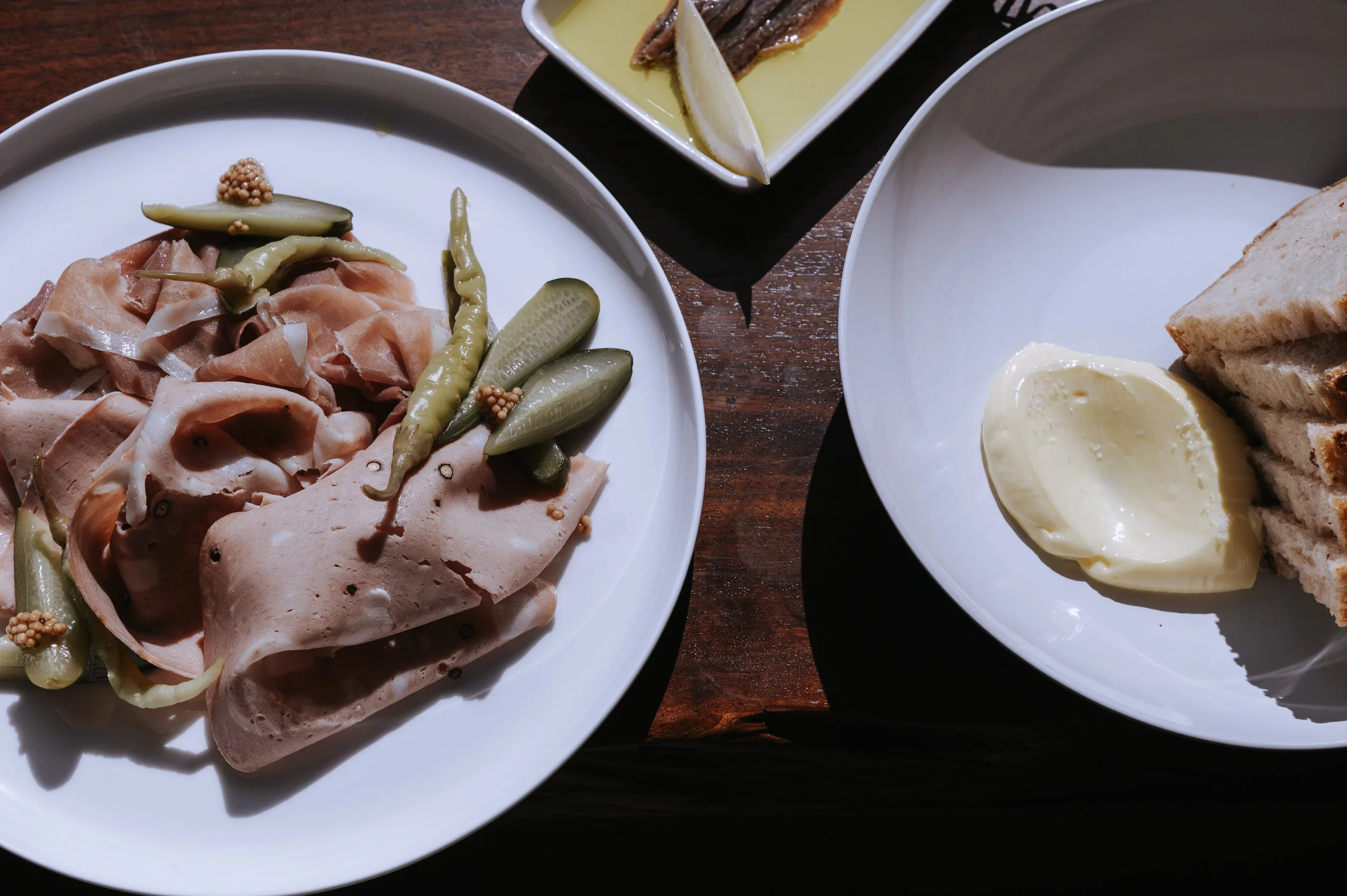 GALLERY — Pearl's Bar