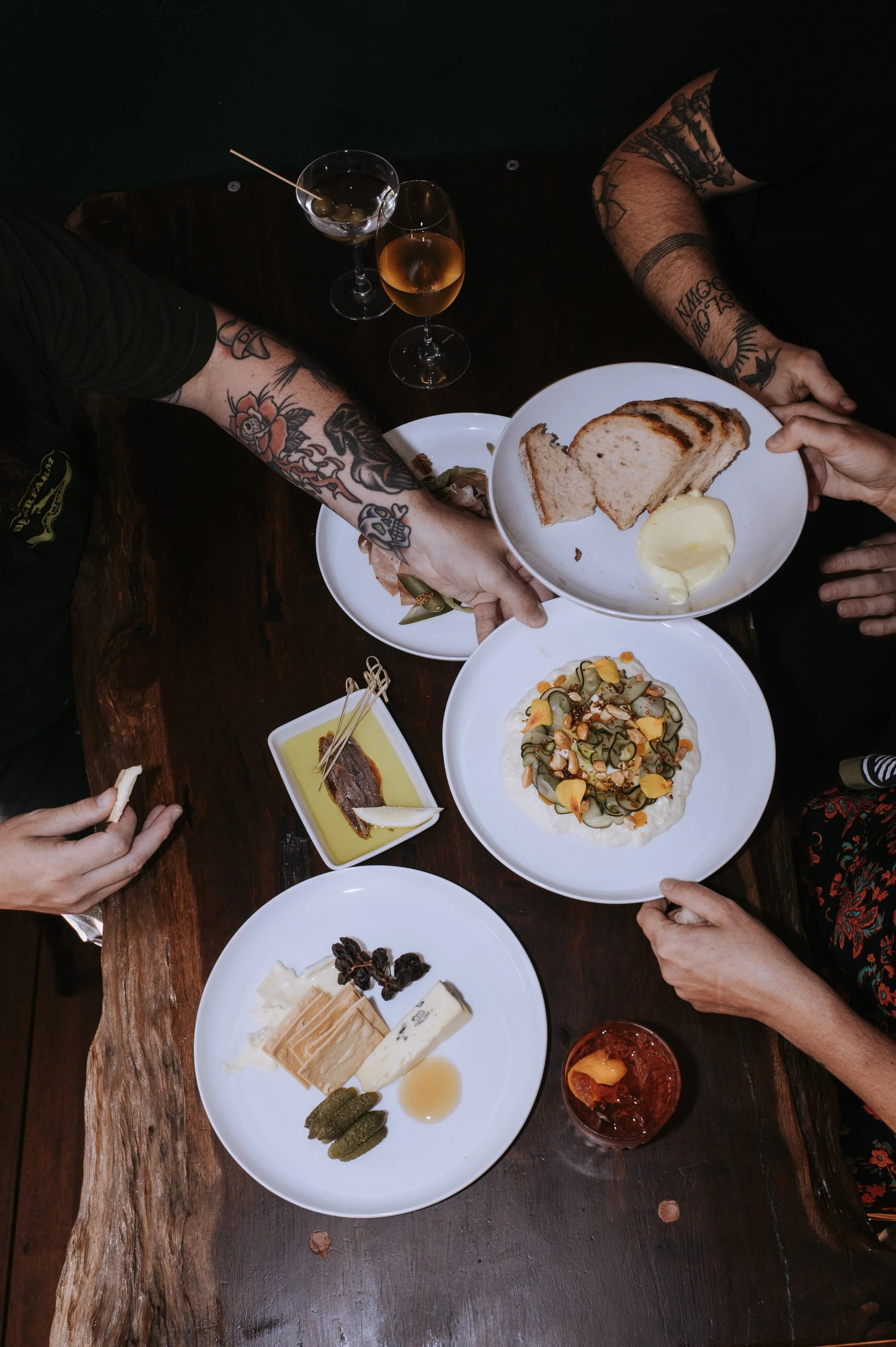 GALLERY — Pearl's Bar