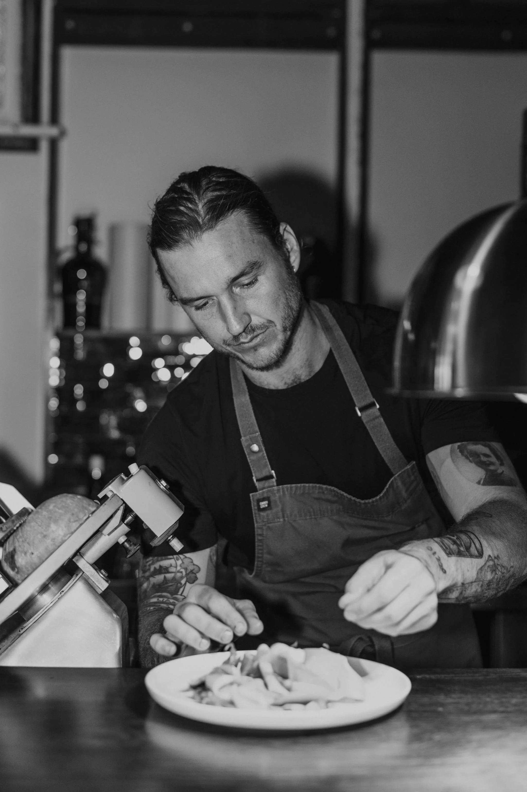 GALLERY — Pearl's Bar