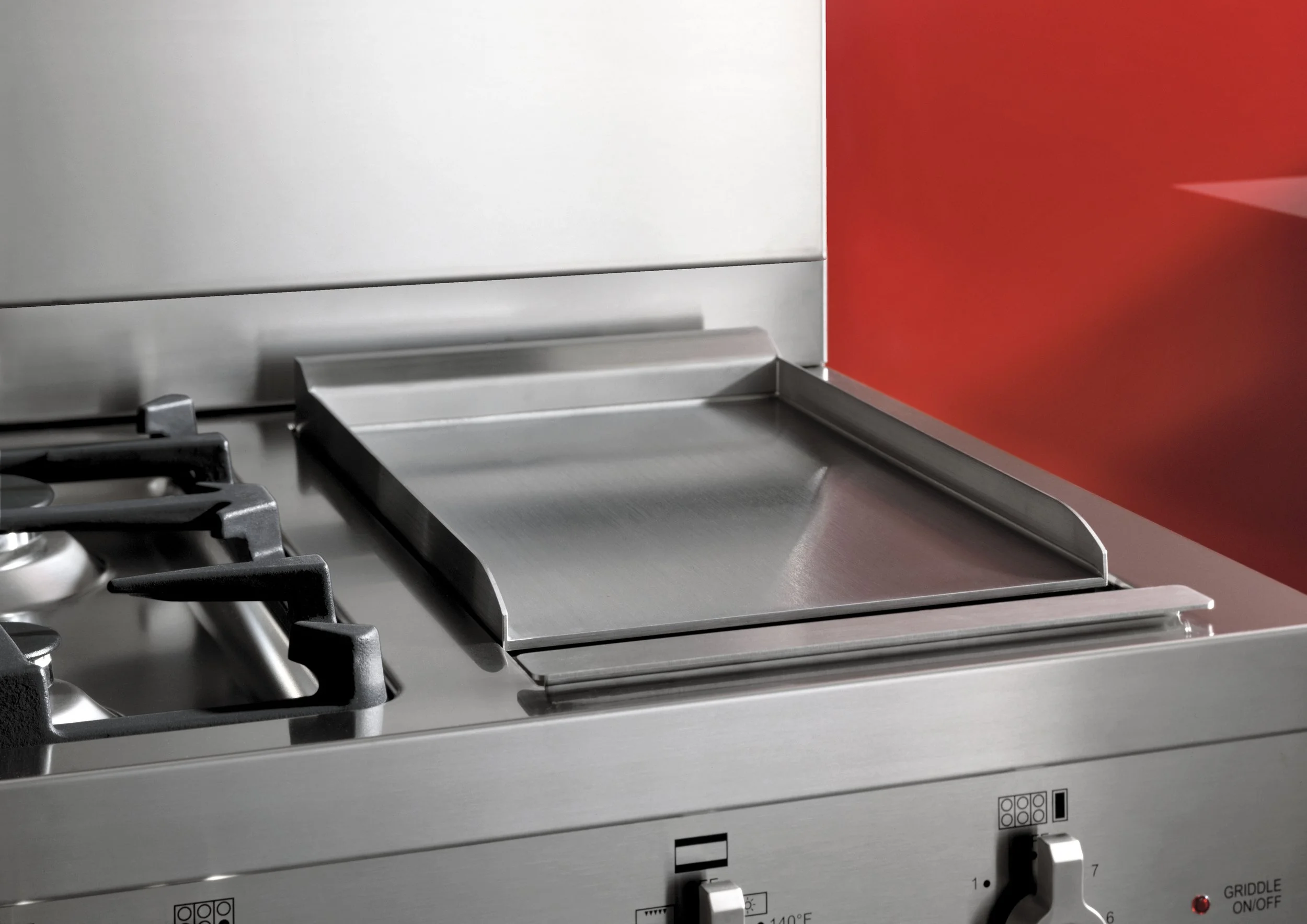 BERTAZZONI HERITAGE SERIES 120CM 6 BURNER & ELECTRIC GRIDDLE DUAL FUEL ...