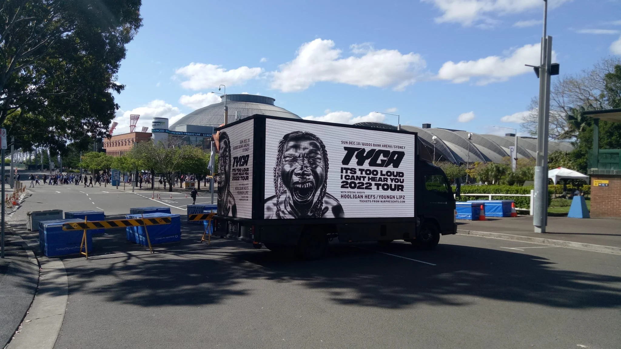 Media Dash - Digital Mobile Billboards