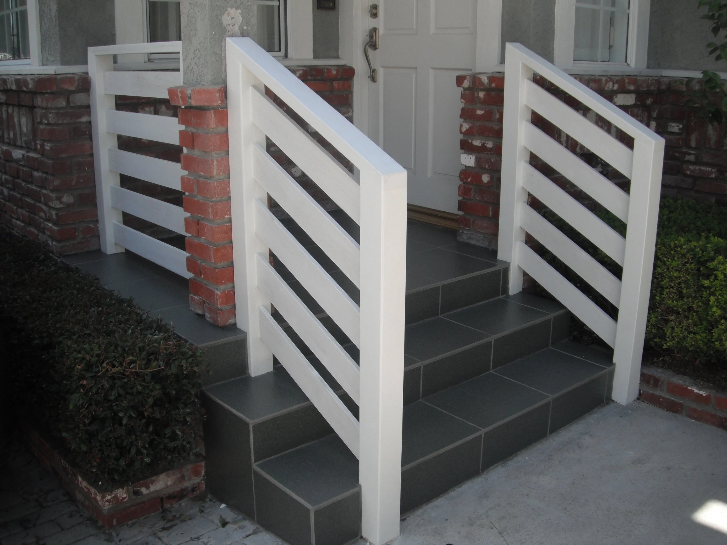 Entry Landing & Handrail - Redondo Beach — MDQ Custom Construction, Inc.