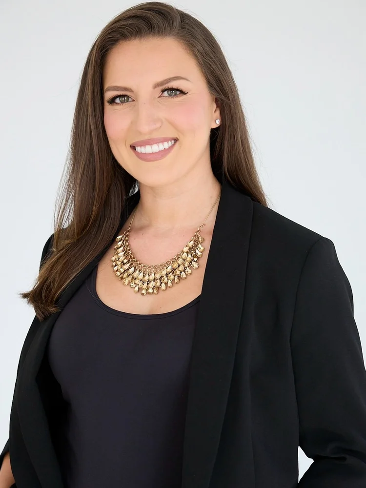 Ruth B. Medrano - Los Angeles Mobile Makeup Artist and Hairstylist