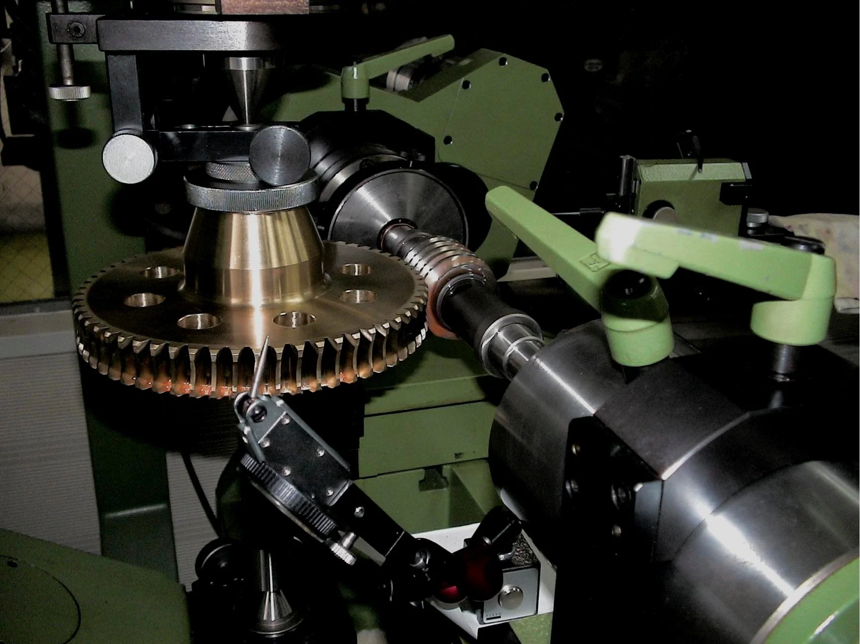 Precision Gear Cutting Tools | High-Quality Hobs, Broaches & More | CTI-USA