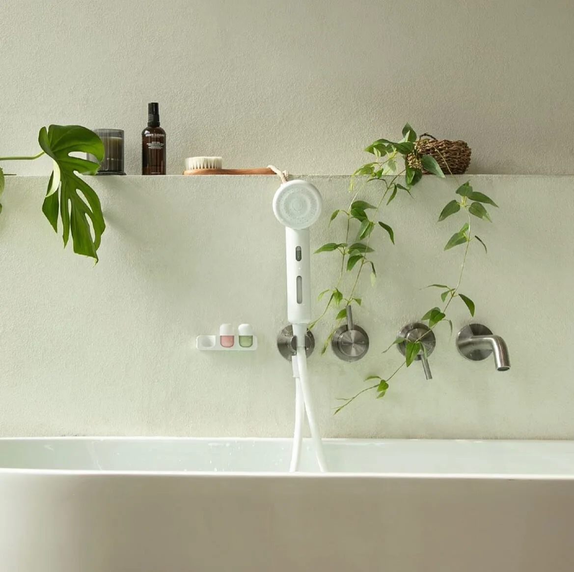 SHIFT Shower Therapy - Shower Head, Vitamin Capsule & Water Filter