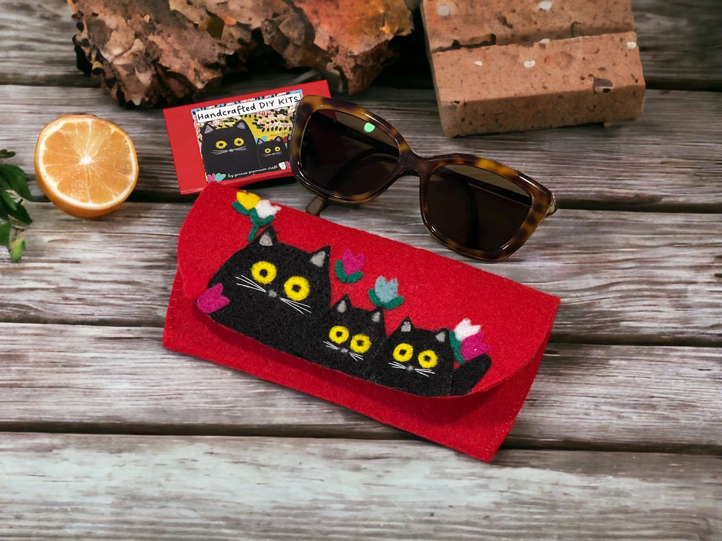 DIY Maud Lewis inspired Three Black Cats Glasses Case — diy genius by ...