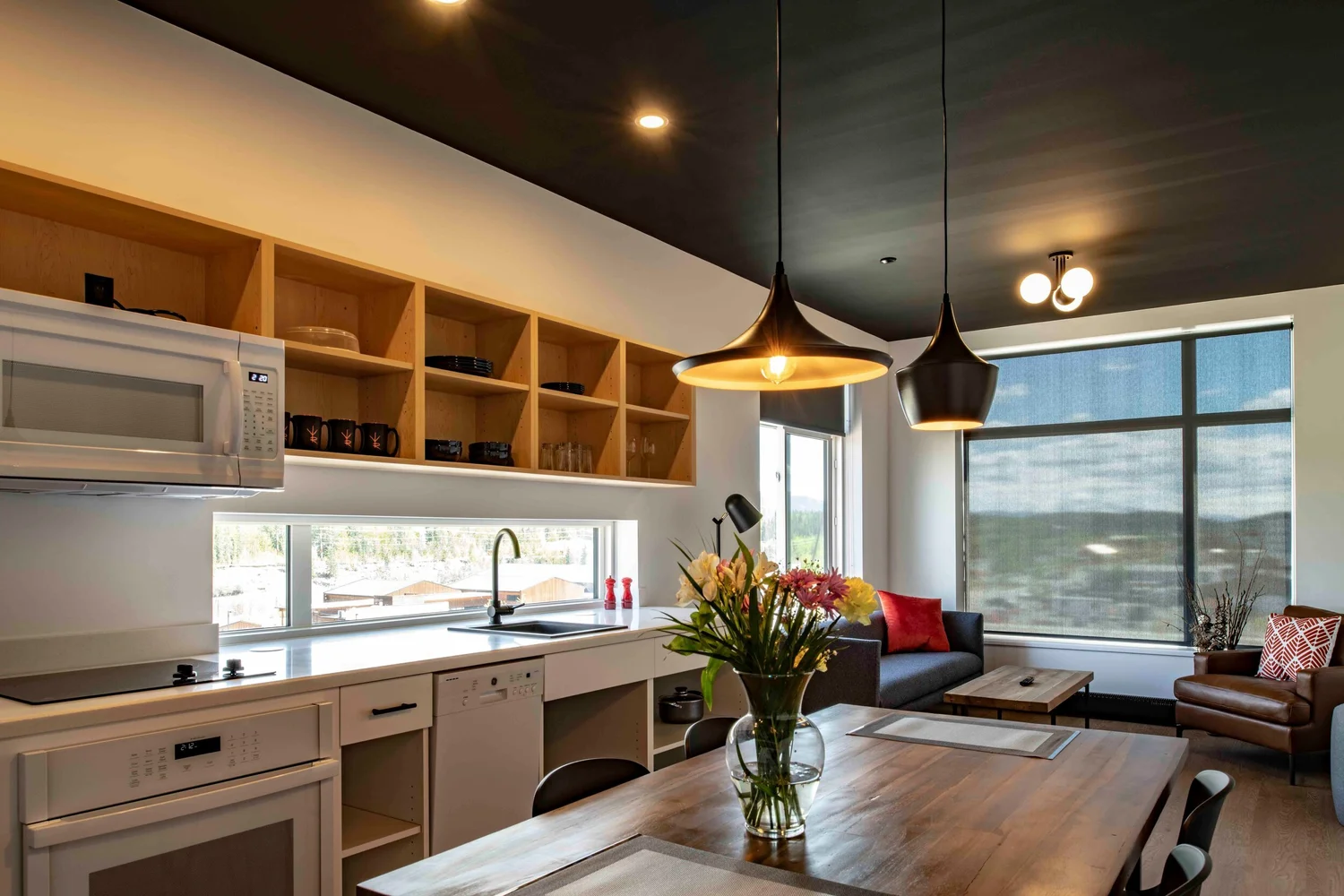 Rooms & Suites | Book Your Yukon Stay Today — Raven Inn Whitehorse