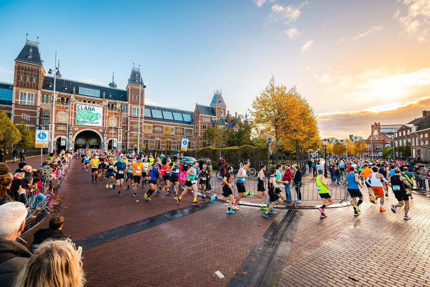Amsterdam Halve Marathon 2025 | Gratis tickets — Moving Beyond Limits