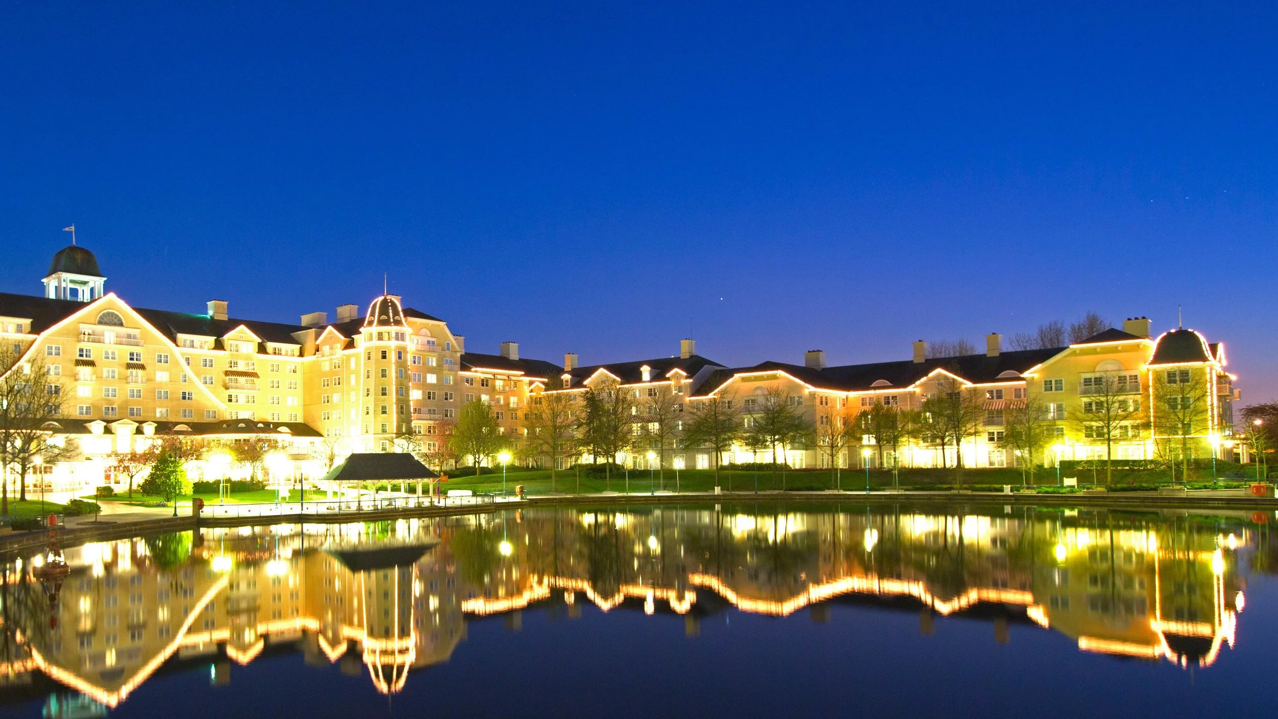 Newport Bay Club-Disneyland Paris Resort — Imagine To Expedition