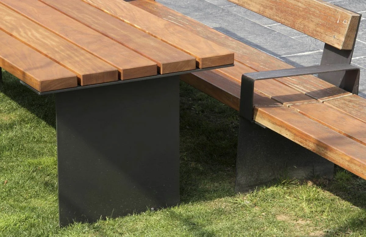 Landscape Forms: Bancal Table — DSA Lighting