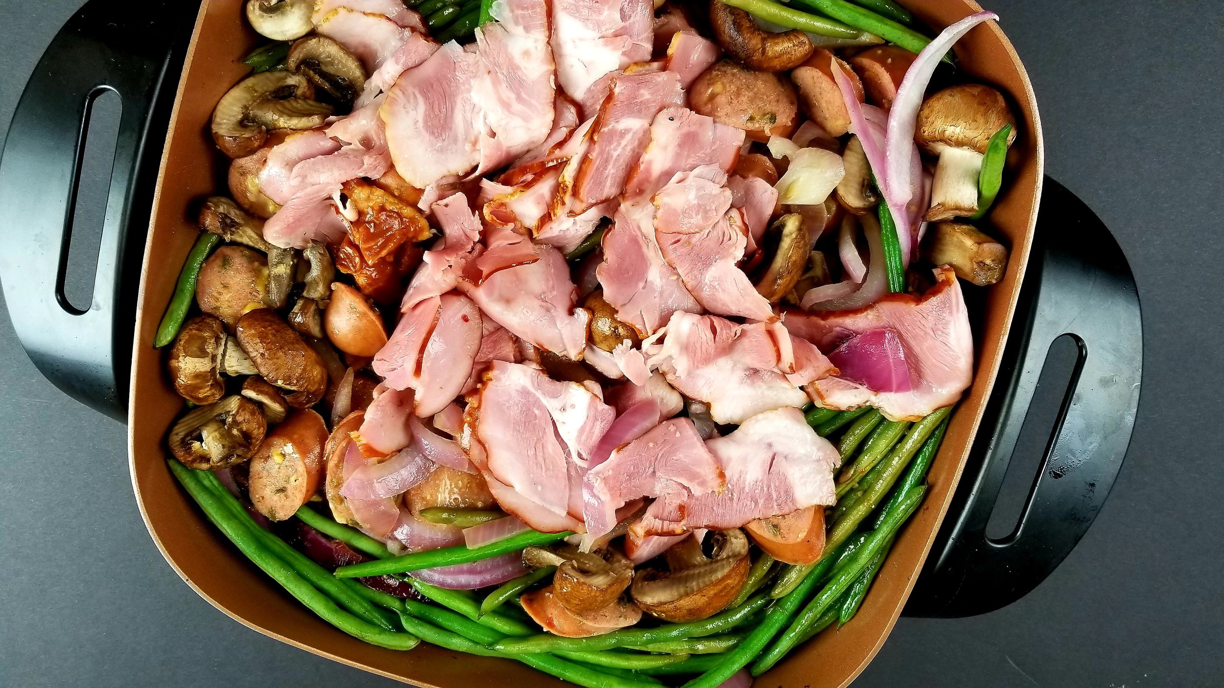 WICKED GHOST HOT SAUSAGE, HAM AND ROAST BEEF APPETIZER PLATTER — Queen ...