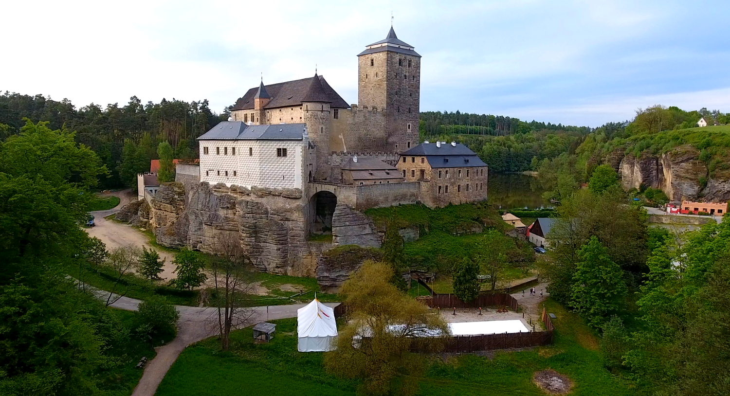 Top 10 Castles & Chateaus to Visit in the Czech Republic (with Hours ...