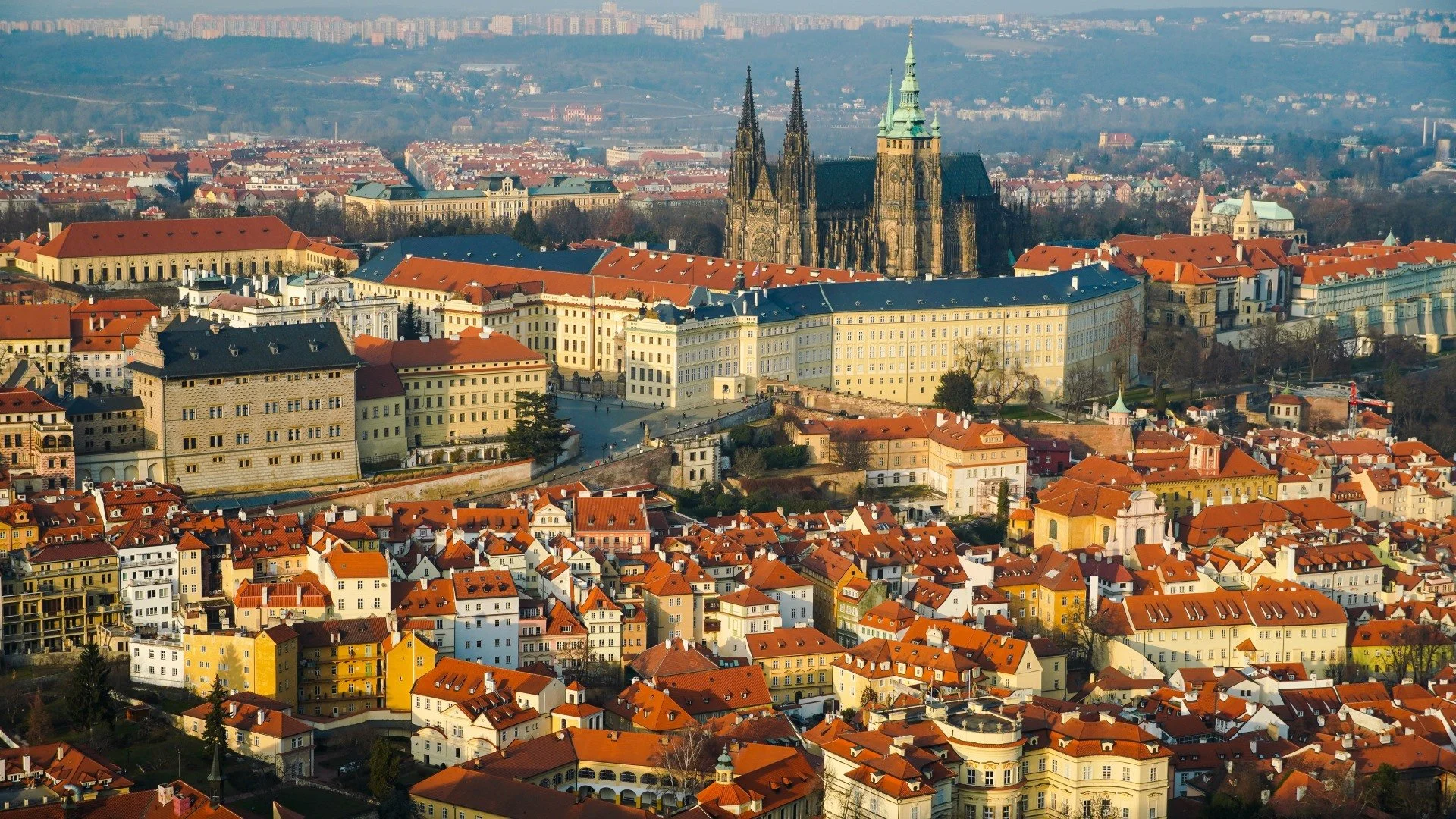 Prague Castle Free Walking Tour | 11 AM & 3 PM — Real Prague Guides