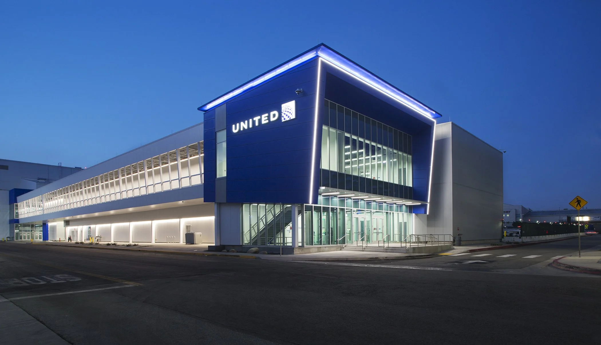 LAX United Airlines Hangar — McAuliffe Construction