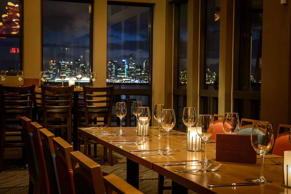 North Vancouver Oceanfront Restaurant - PIER 7 Restaurant + Bar