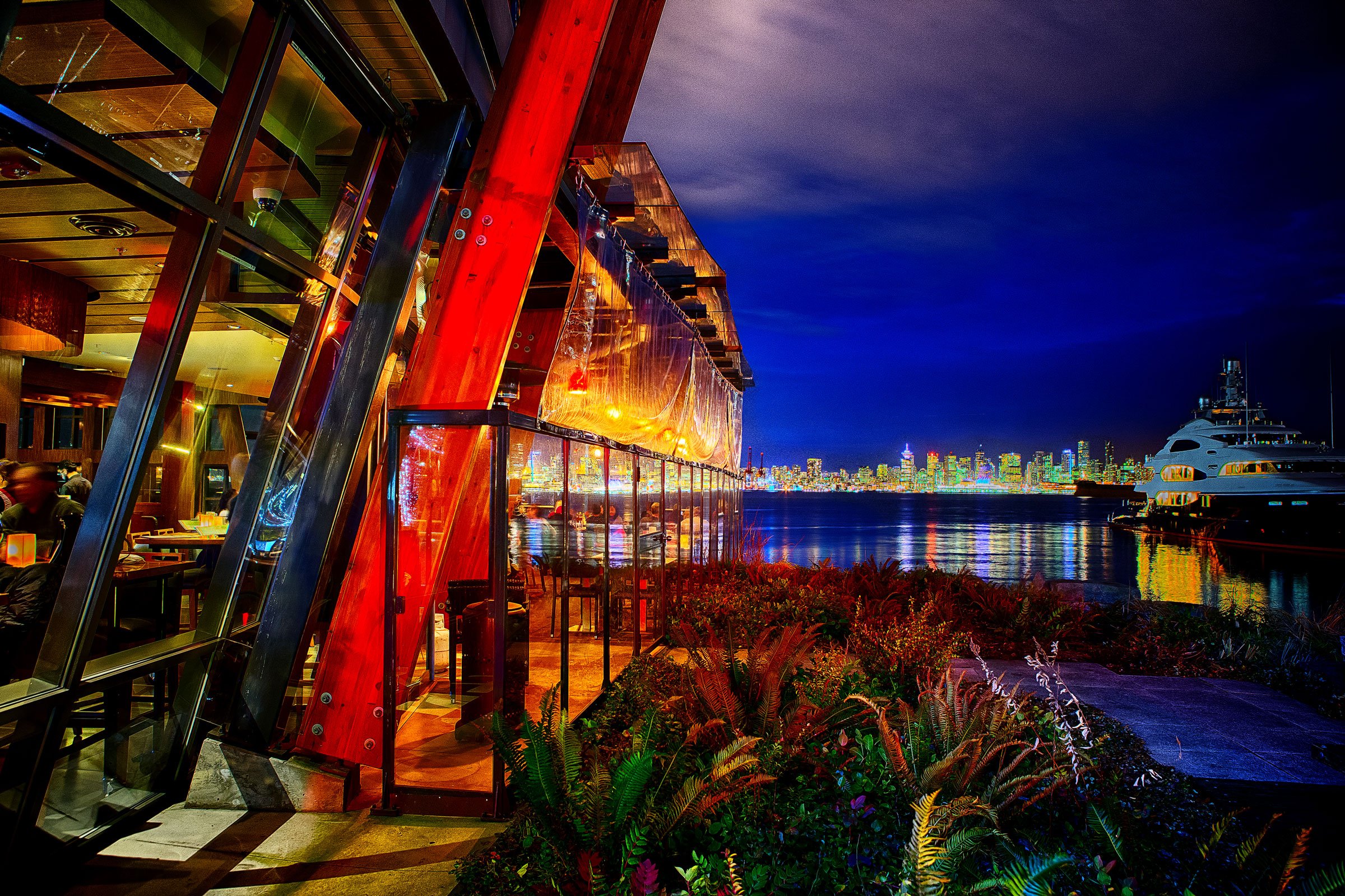 North Vancouver Oceanfront Restaurant - PIER 7 Restaurant + Bar