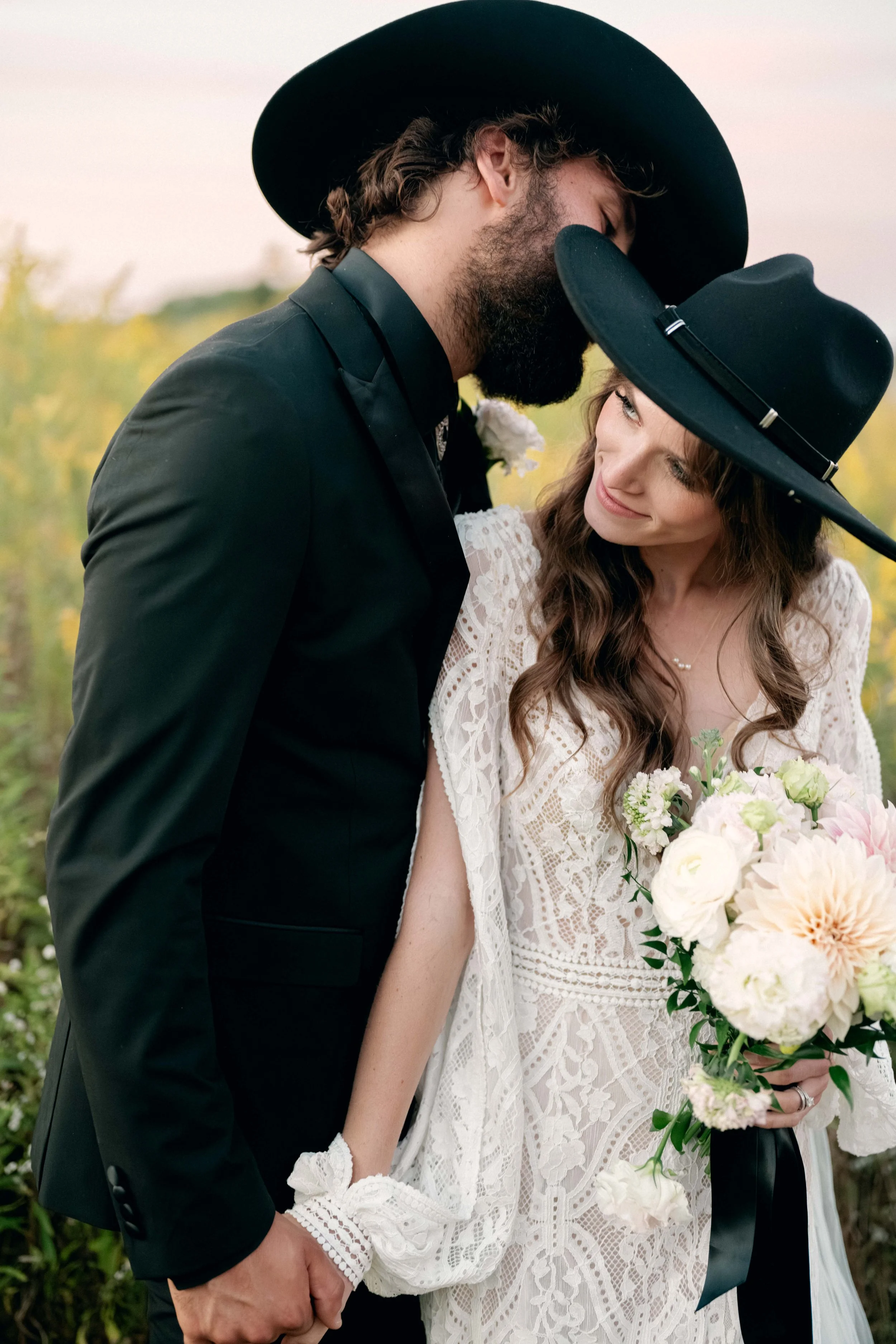Refined Country Wedding Editorial at The Honey Farm in Lebanon, Ohio ...