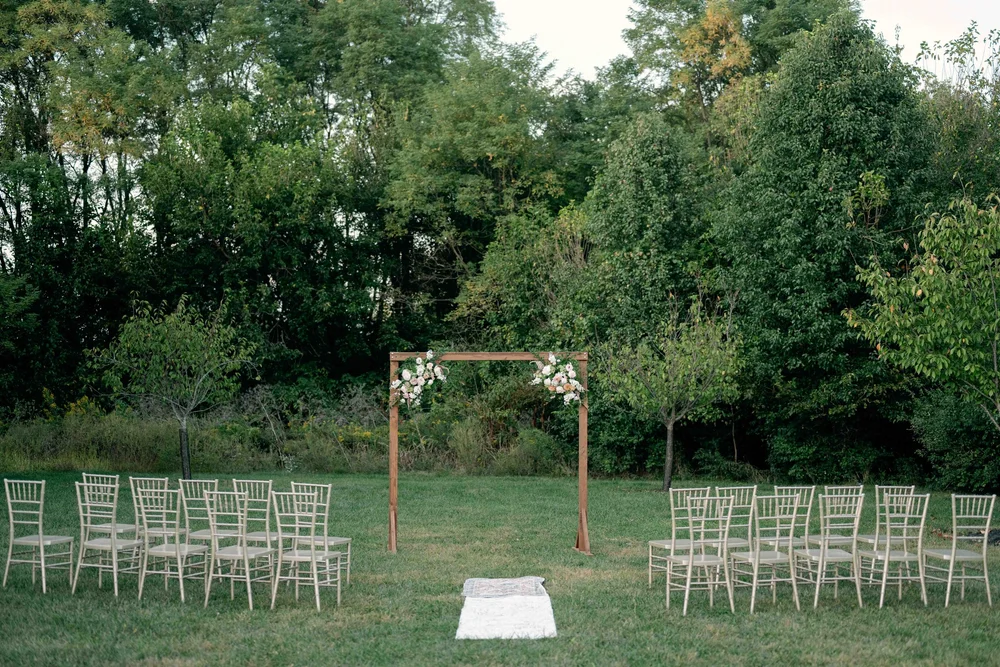 Refined Country Wedding Editorial at The Honey Farm in Lebanon, Ohio ...