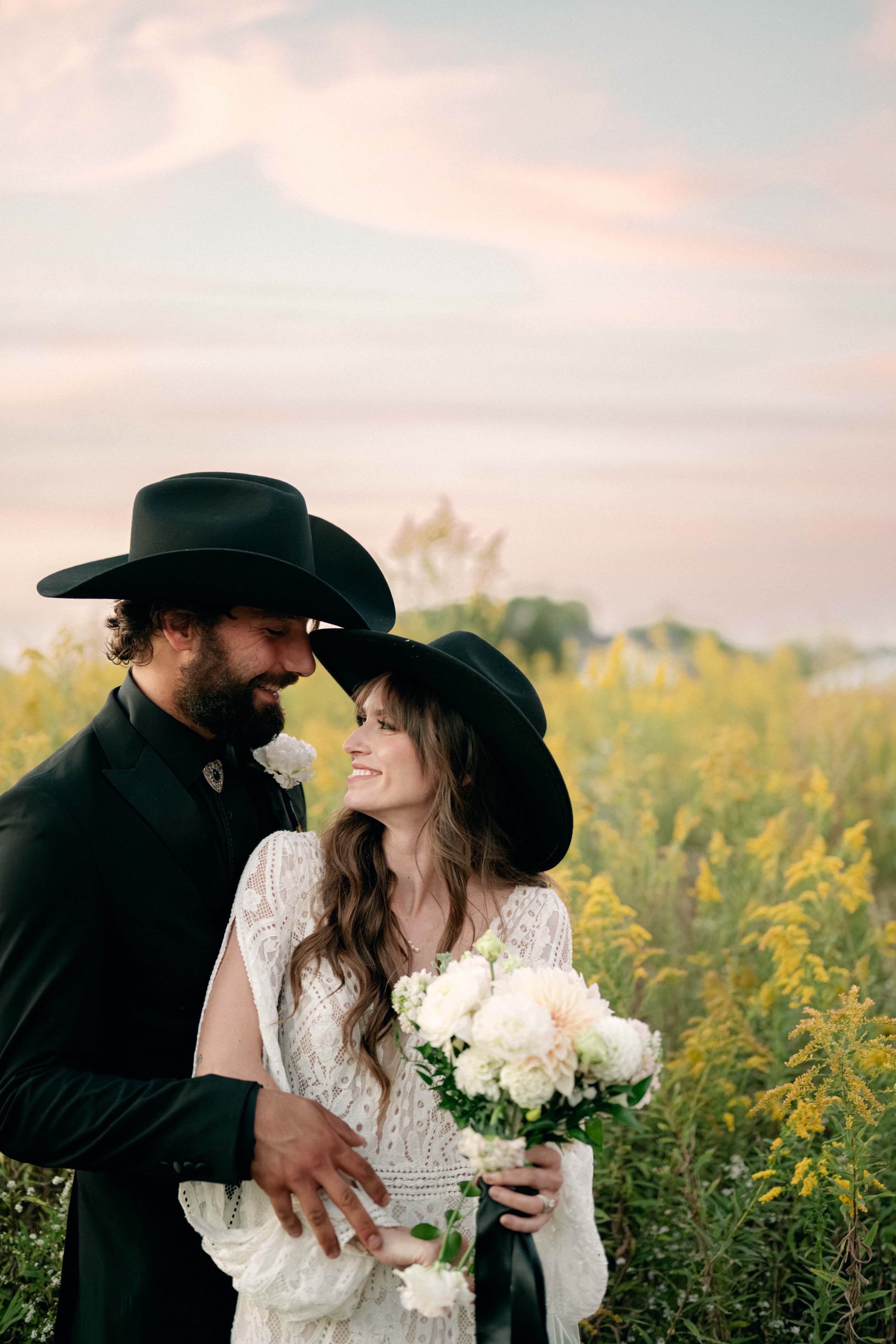 Refined Country Wedding Editorial at The Honey Farm in Lebanon, Ohio ...