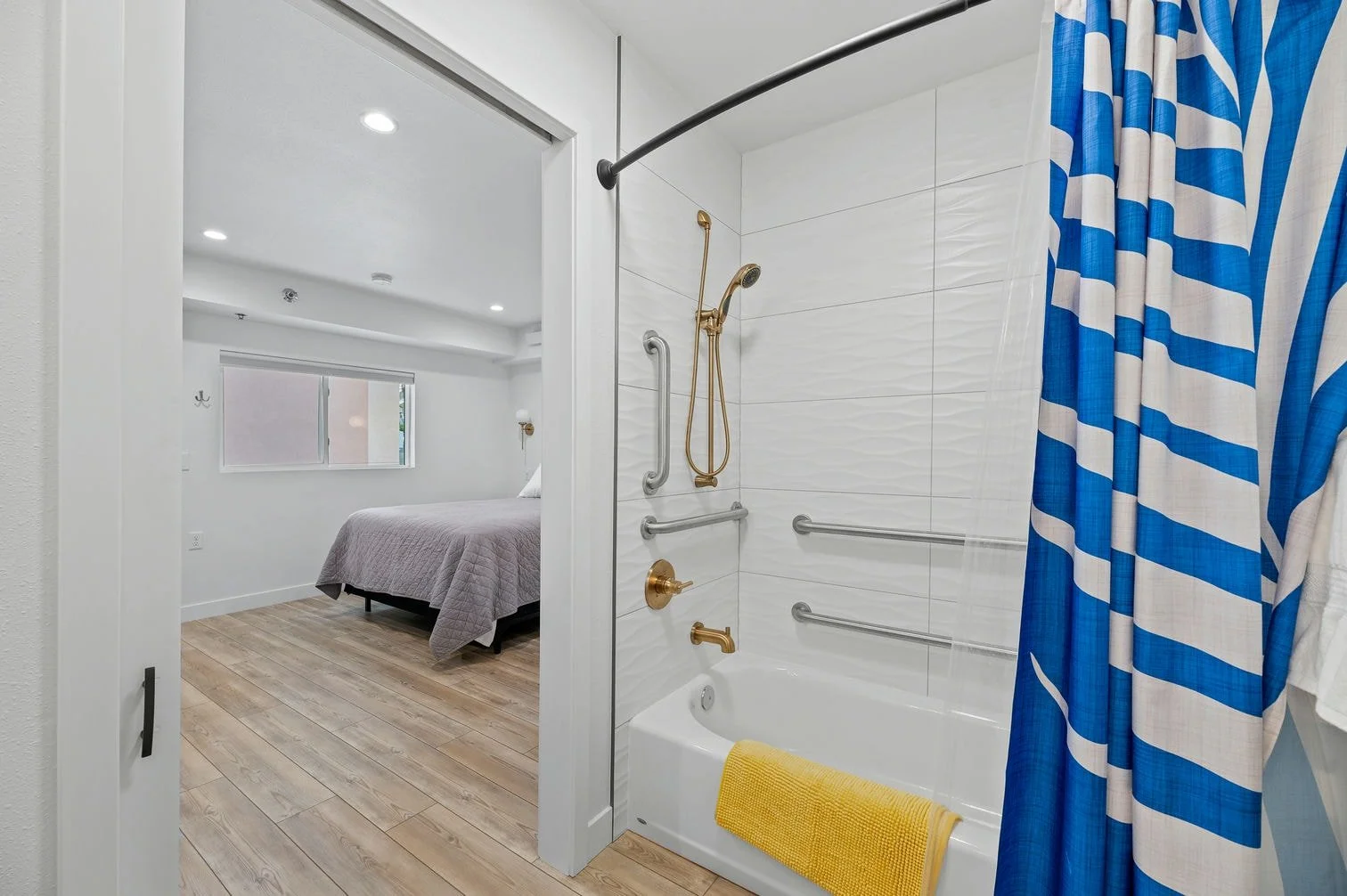 Extra Large Luxury Room at Queen City Inn in Spearfish — Queen City Inn ...