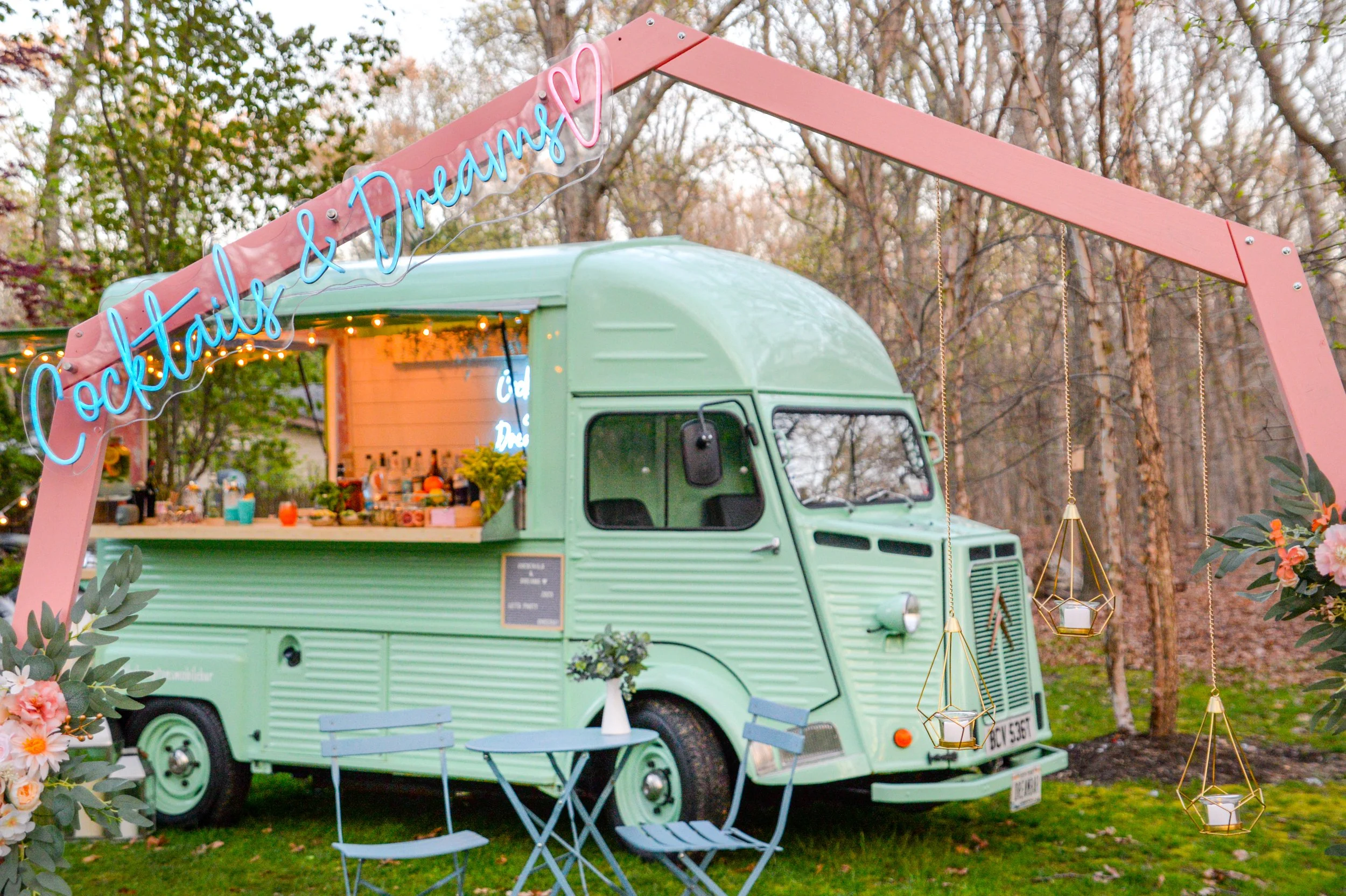 Cocktails & Dreams Mobile Bar