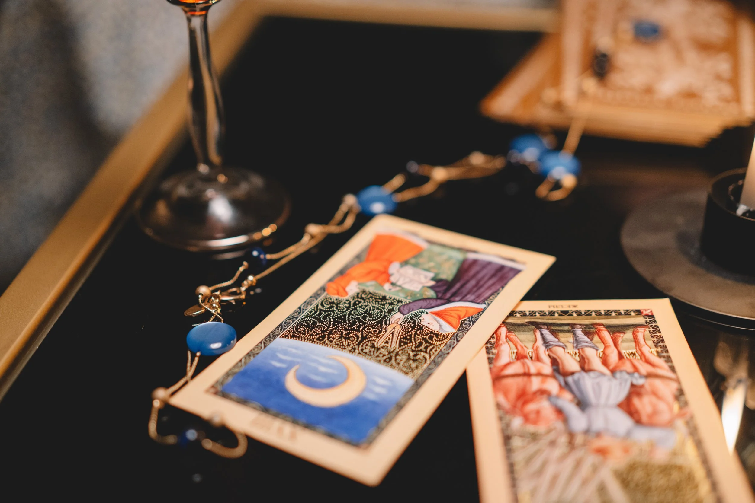 Tarot Reading in Perth: Unfold chapters of your destiny!