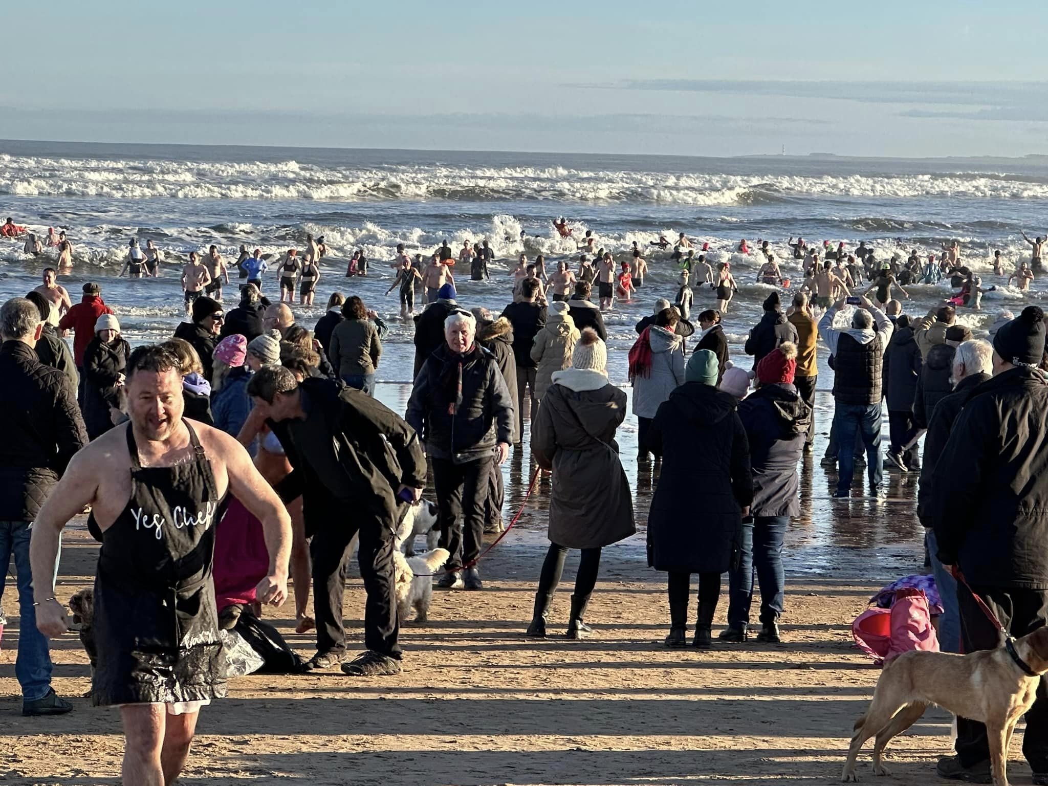 🥳 Celebrating the New Year with a Splash: Dornoch's Loony Dook 2024 ...