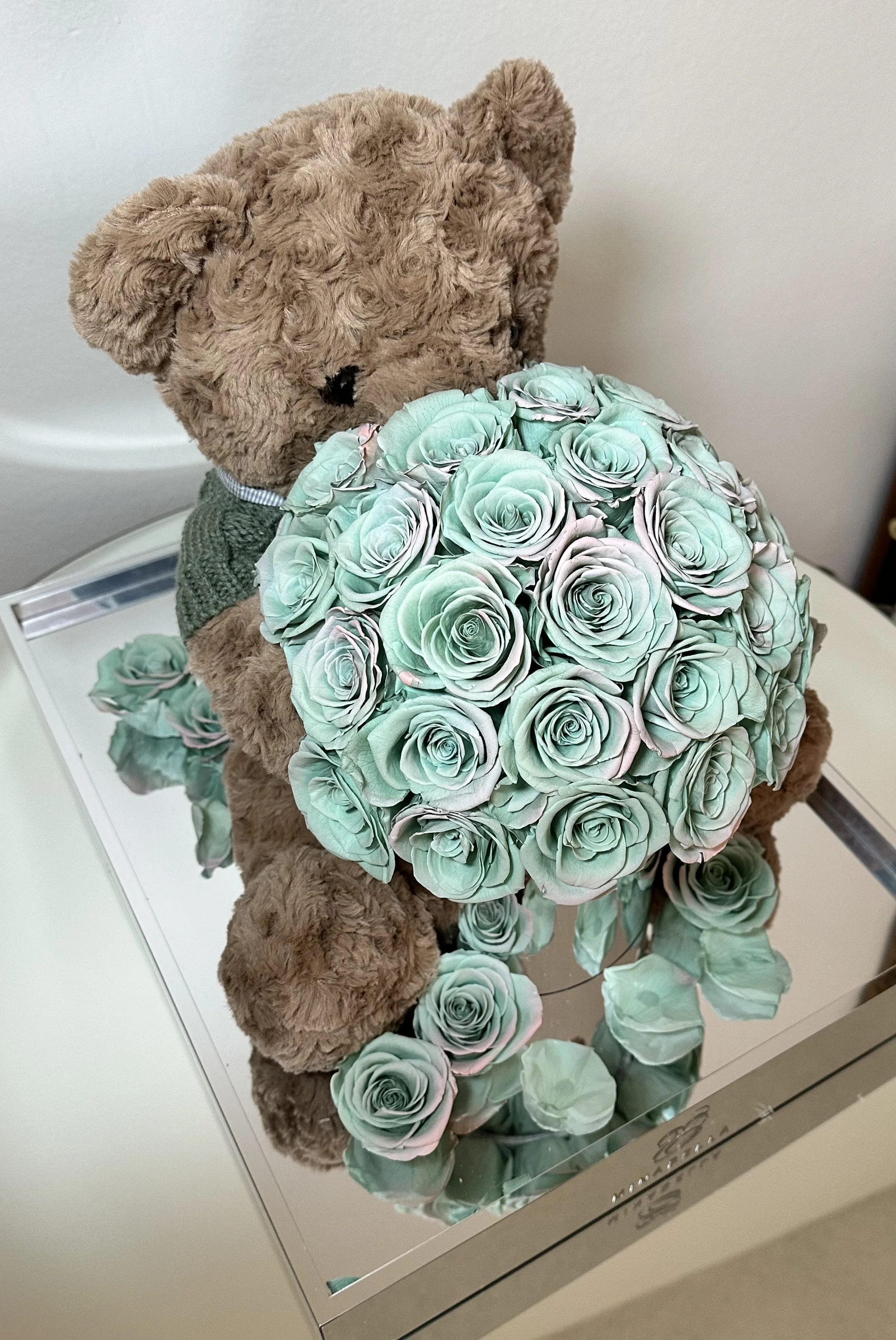 MinaBella Luxury Roses