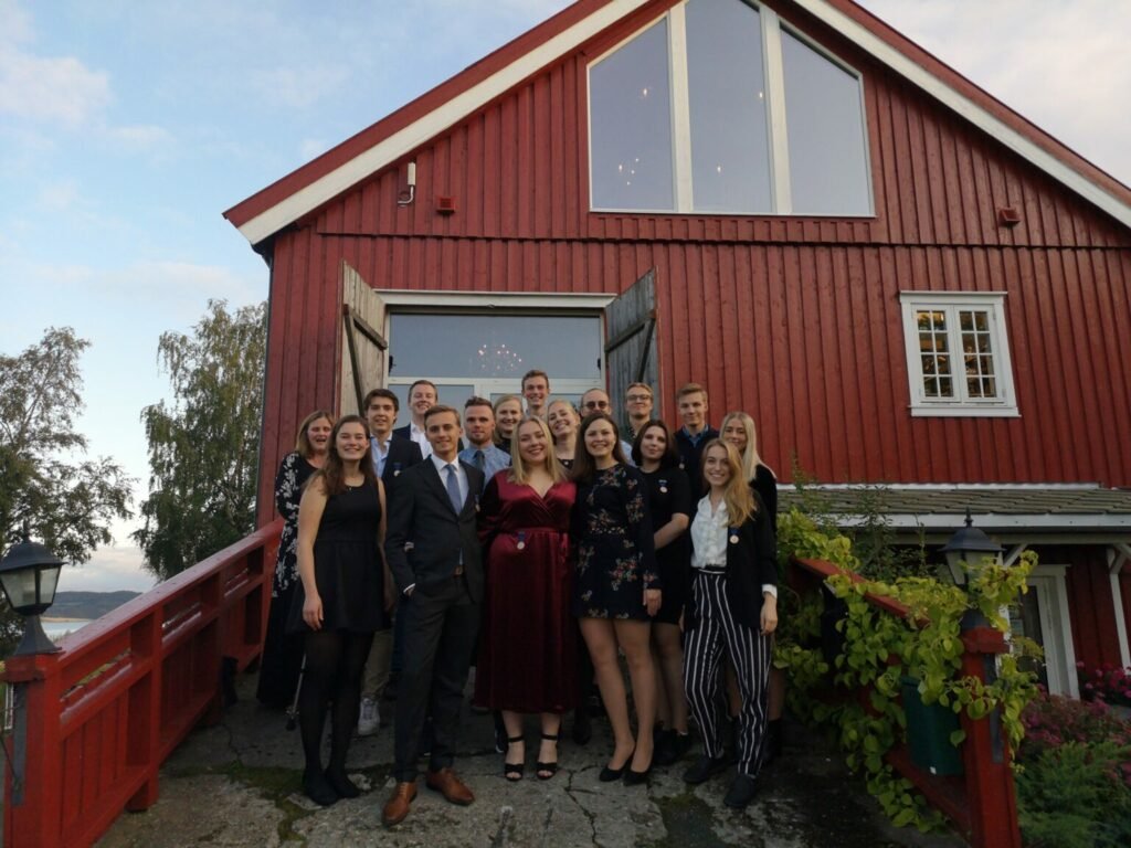 Services 1 — STUDENTVALGET