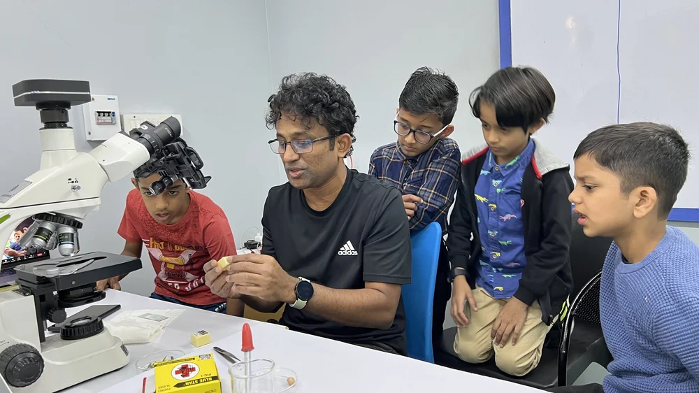 Practical science experiments class for kids Bengaluru | Evolvingminds