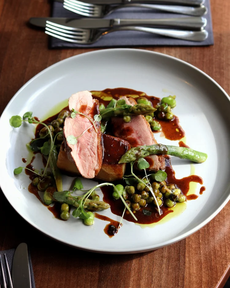 Eight Restaurant & Bar Baldock | Modern Menu, Cocktails & Bar Snacks
