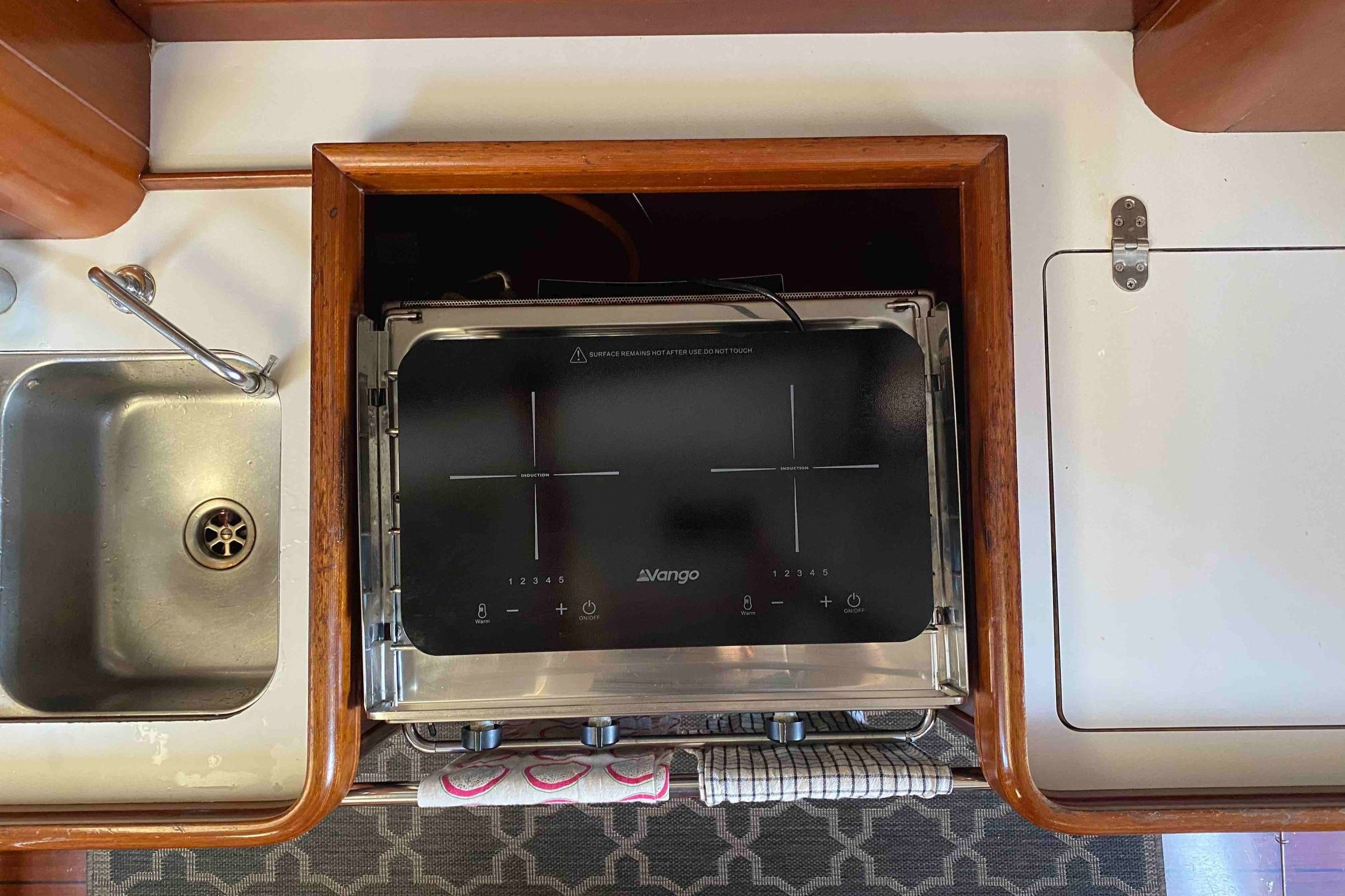 Induction cooktop for sailboats (a boat-life review) — When Sailing ...