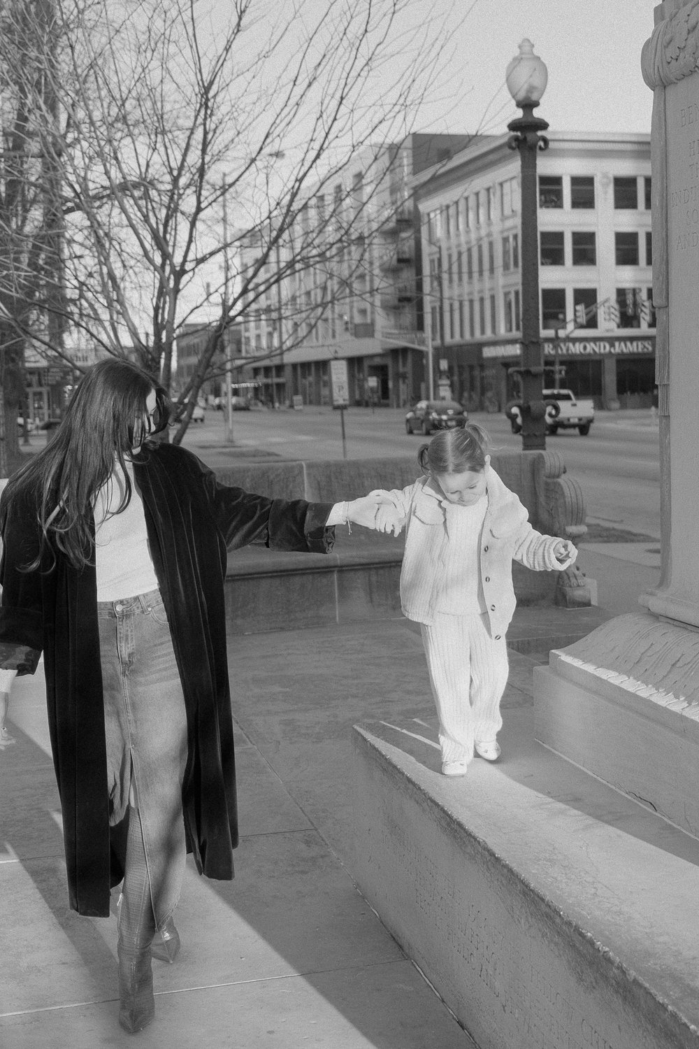 Mother Daughter Photoshoot during Sunset Downtown Indianapolis ...