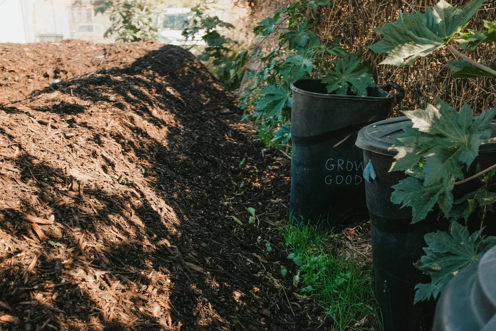 COMMUNITY COMPOST HUBS —LA COMPOST