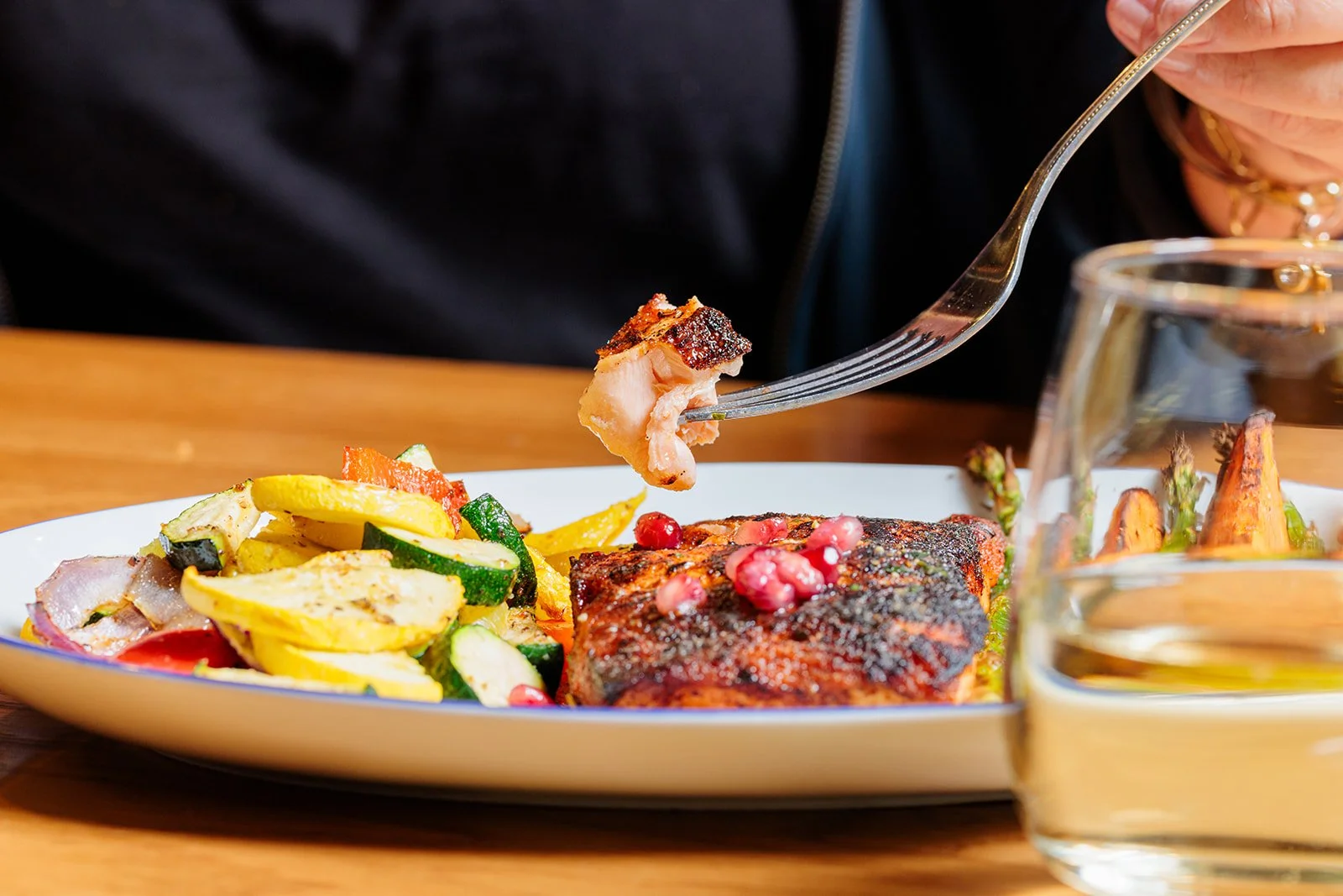 Red's Lakehouse | Restaurant & Bar in Marblehead, OH