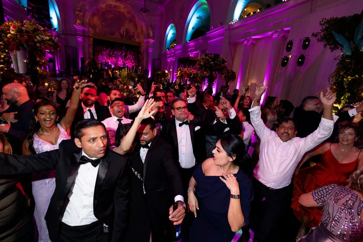 Spark Entertainment Group Chicago's boutique Wedding DJs