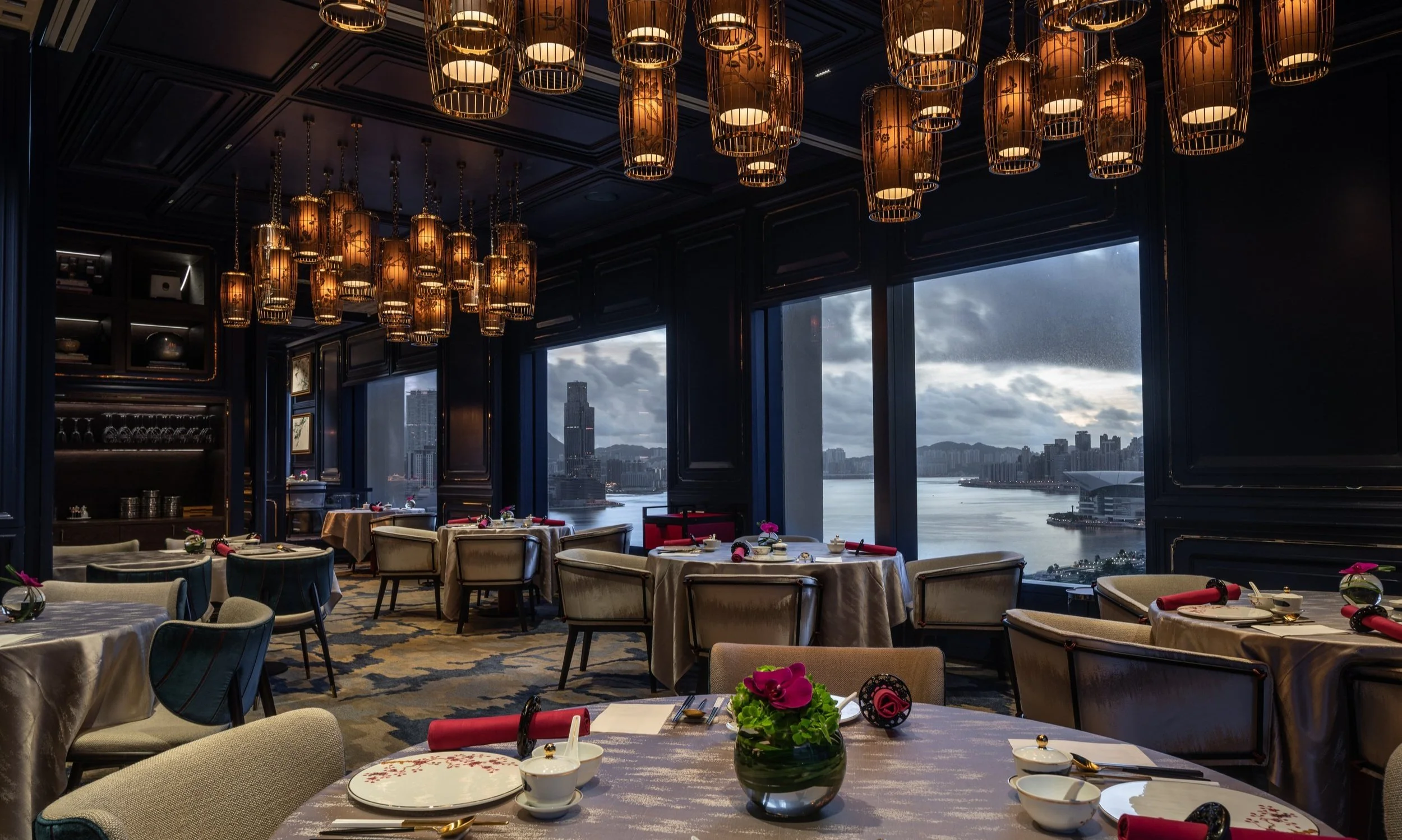 Man Wah Mandarin Oriental Hong Kong — Silverfox Studios Pte Ltd