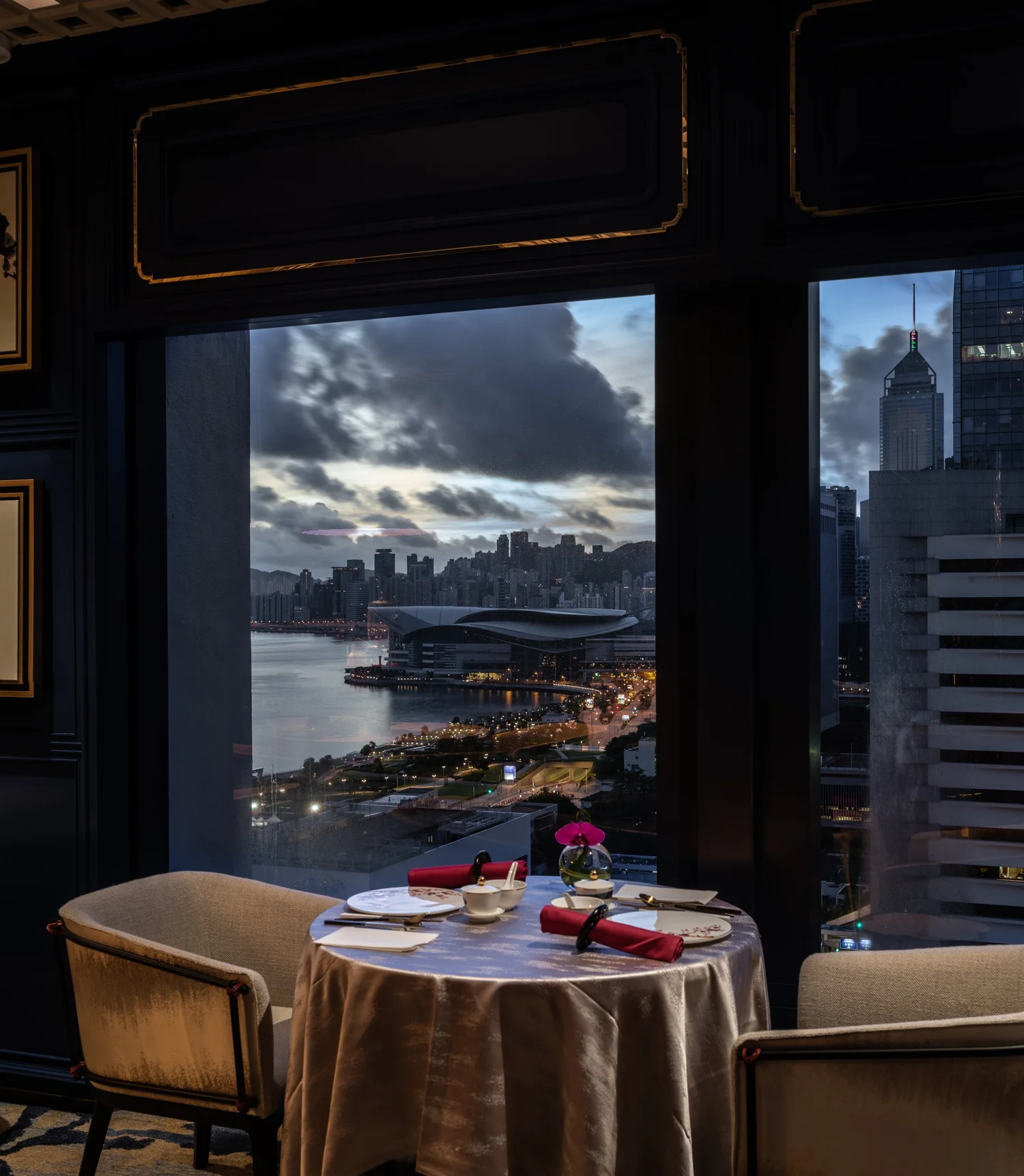 Man Wah Mandarin Oriental Hong Kong — Silverfox Studios Pte Ltd