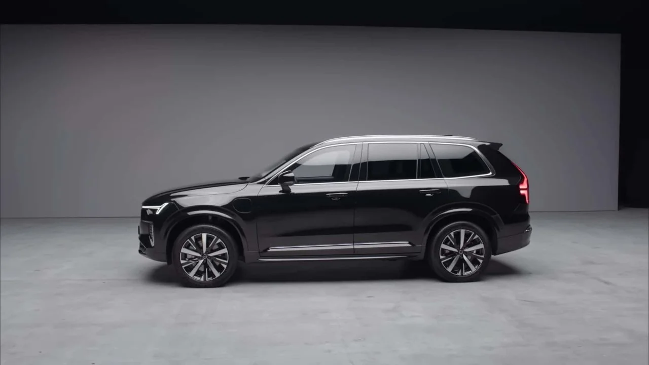 Volvo Armored XC90 PHEV: Bulletproof Electric SUV First Look — Captain ...
