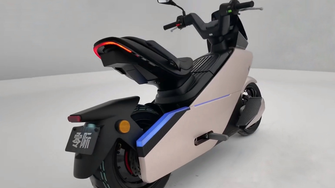 Scoox Zero X7: Tiny Electric Scooter with a Big, Weird Personality ...