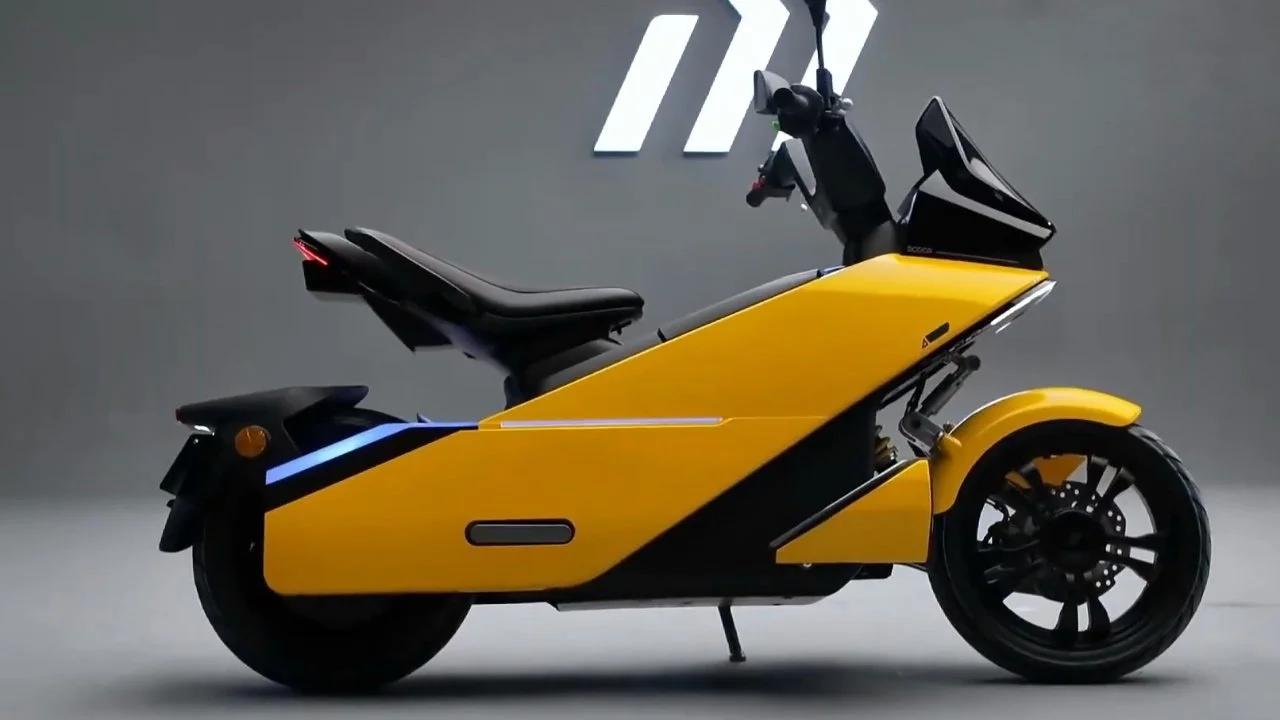 Scoox Zero X7: Tiny Electric Scooter with a Big, Weird Personality ...