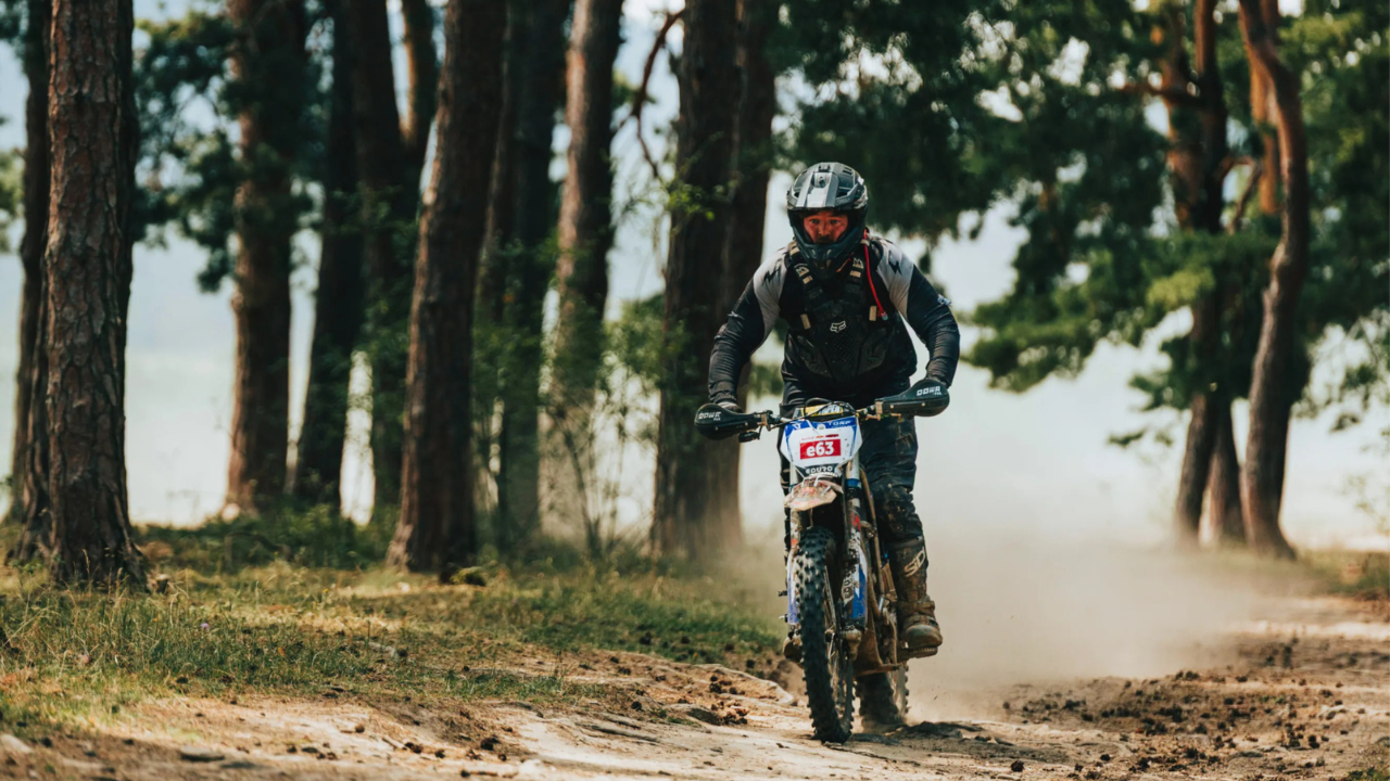 Jarv-E Electric Enduro Review: Graham Jarvis's 67hp Dirt Bike — Captain ...