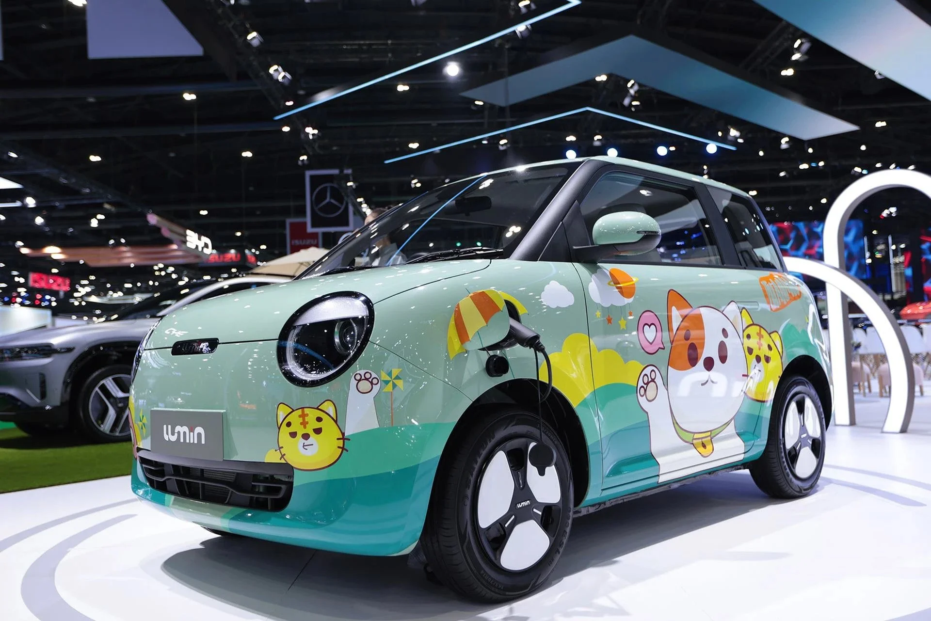Lumin Kitty Cat EV is the Cutest Car Ever (Seriously, It's Adorable ...