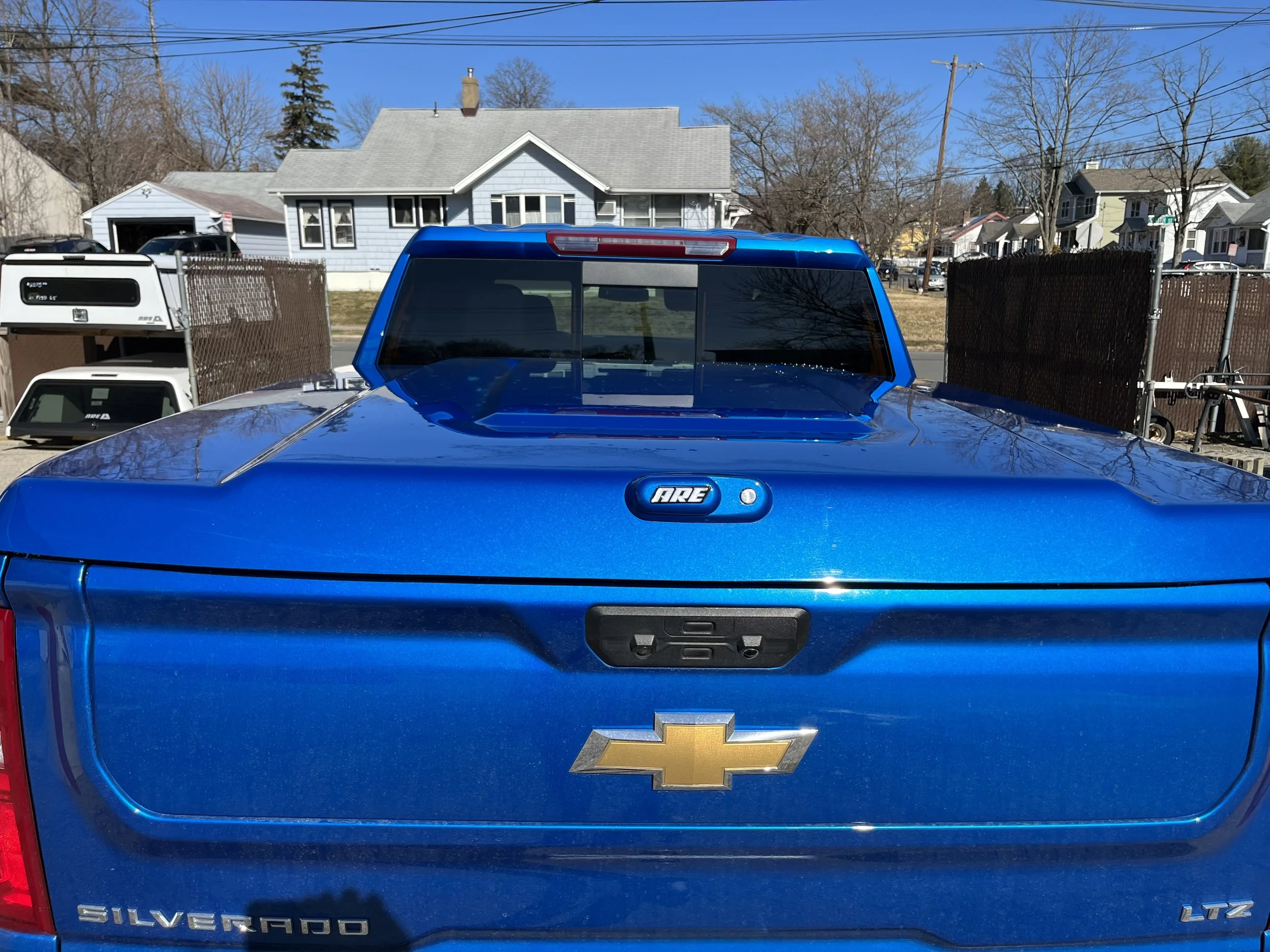 2019-2023 Chevy 1500 ARE LSII Tonneau — suburbancaps.com