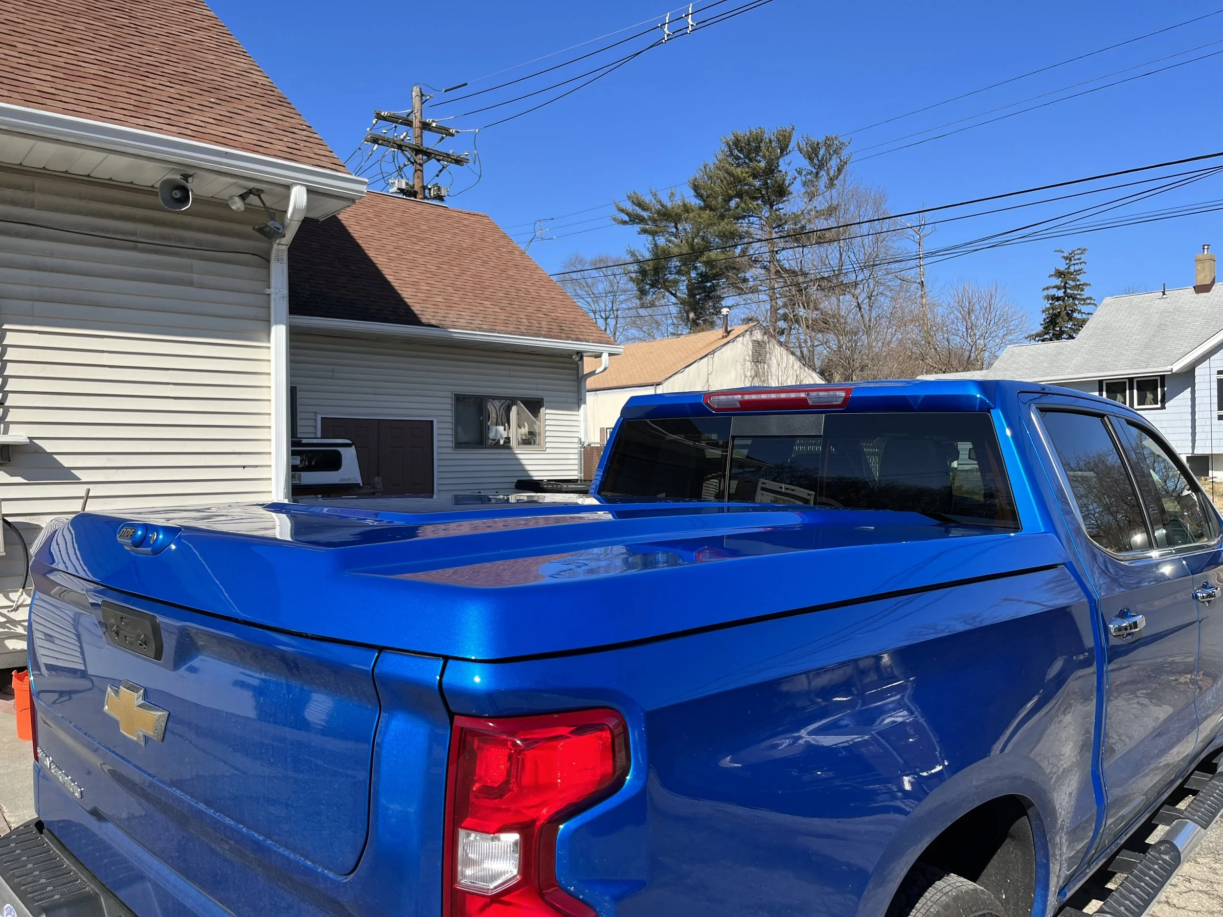 2019-2023 Chevy 1500 ARE LSII Tonneau — suburbancaps.com