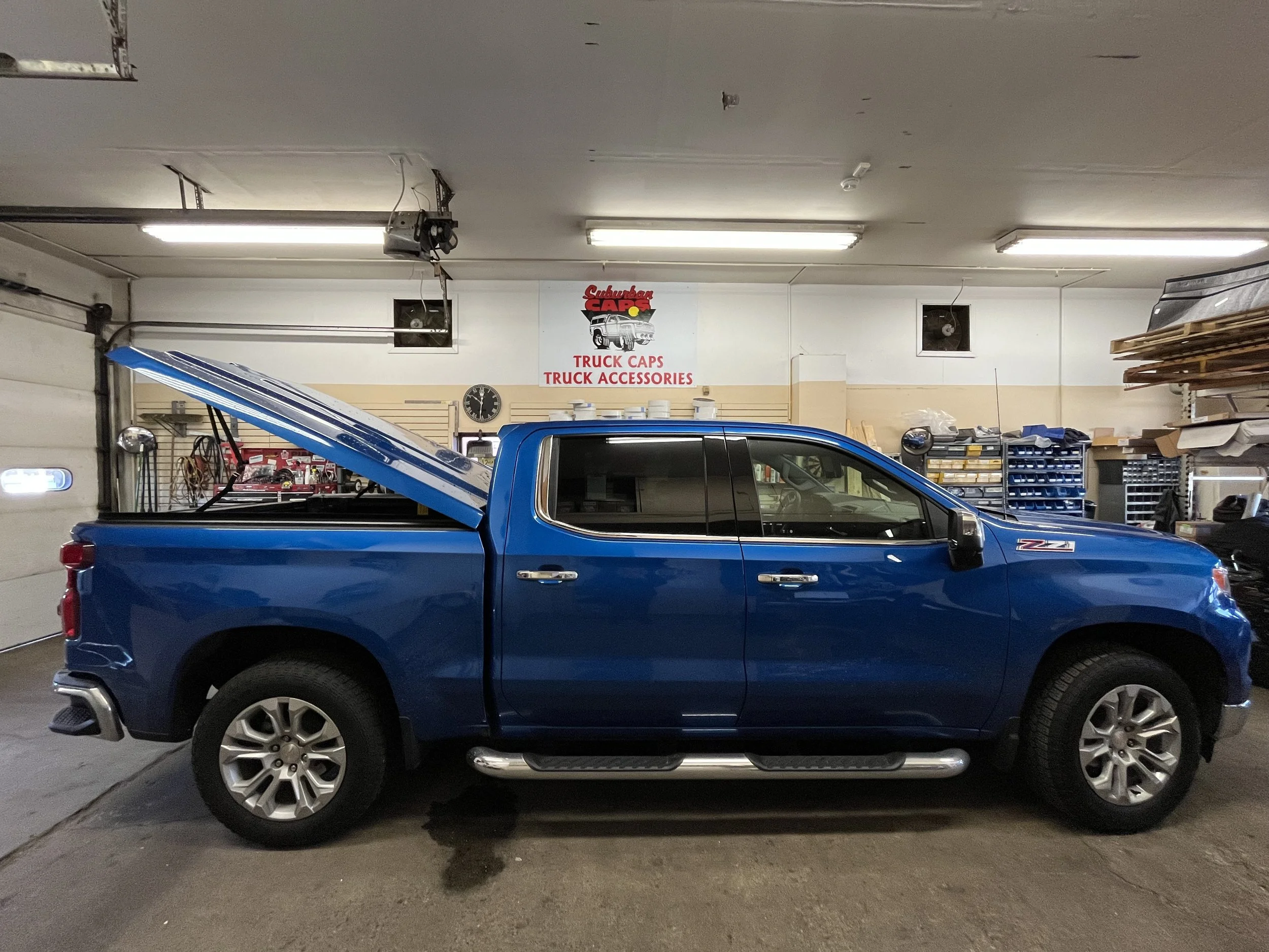 2019-2023 Chevy 1500 ARE LSII Tonneau — suburbancaps.com