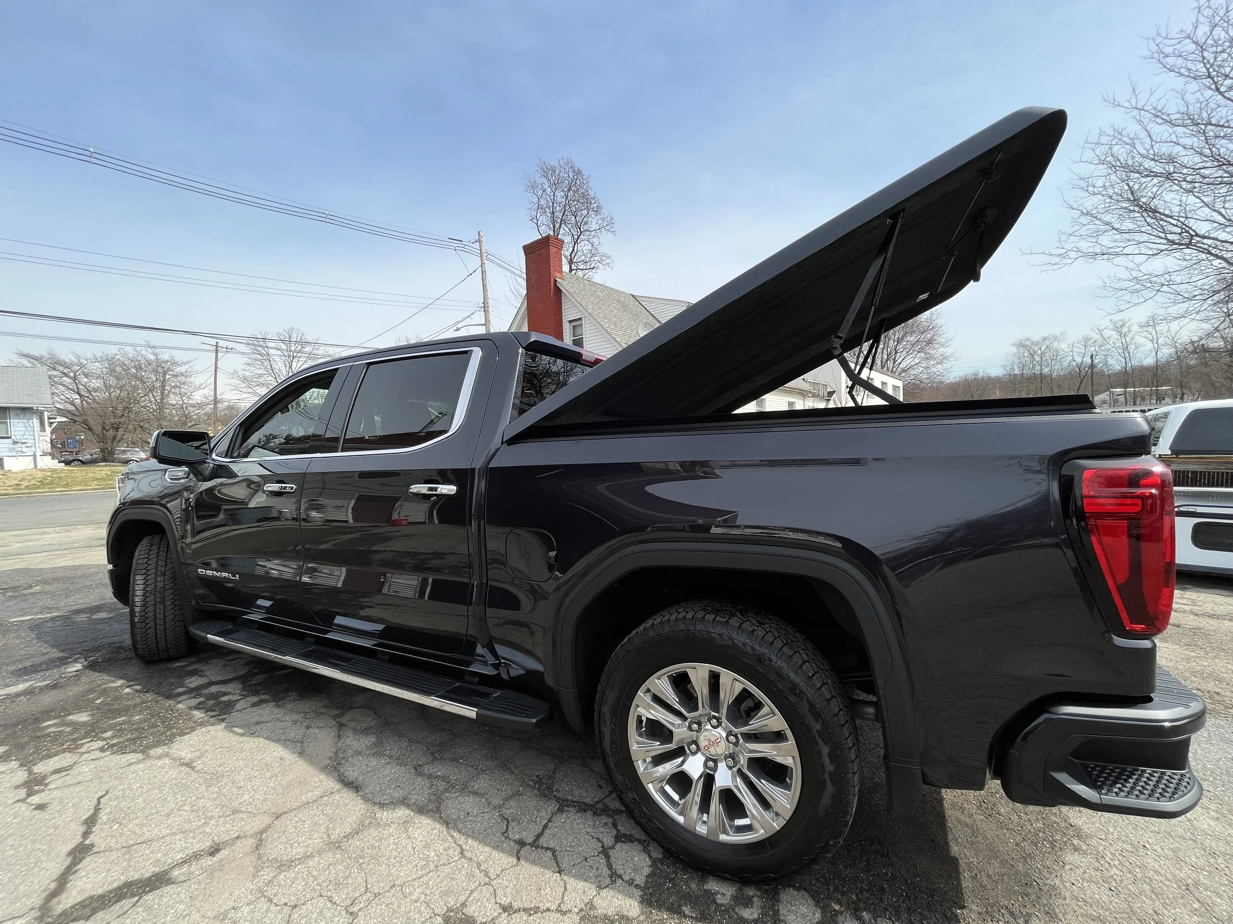 2019-2023 Chevy 1500 ARE LSII Tonneau — suburbancaps.com
