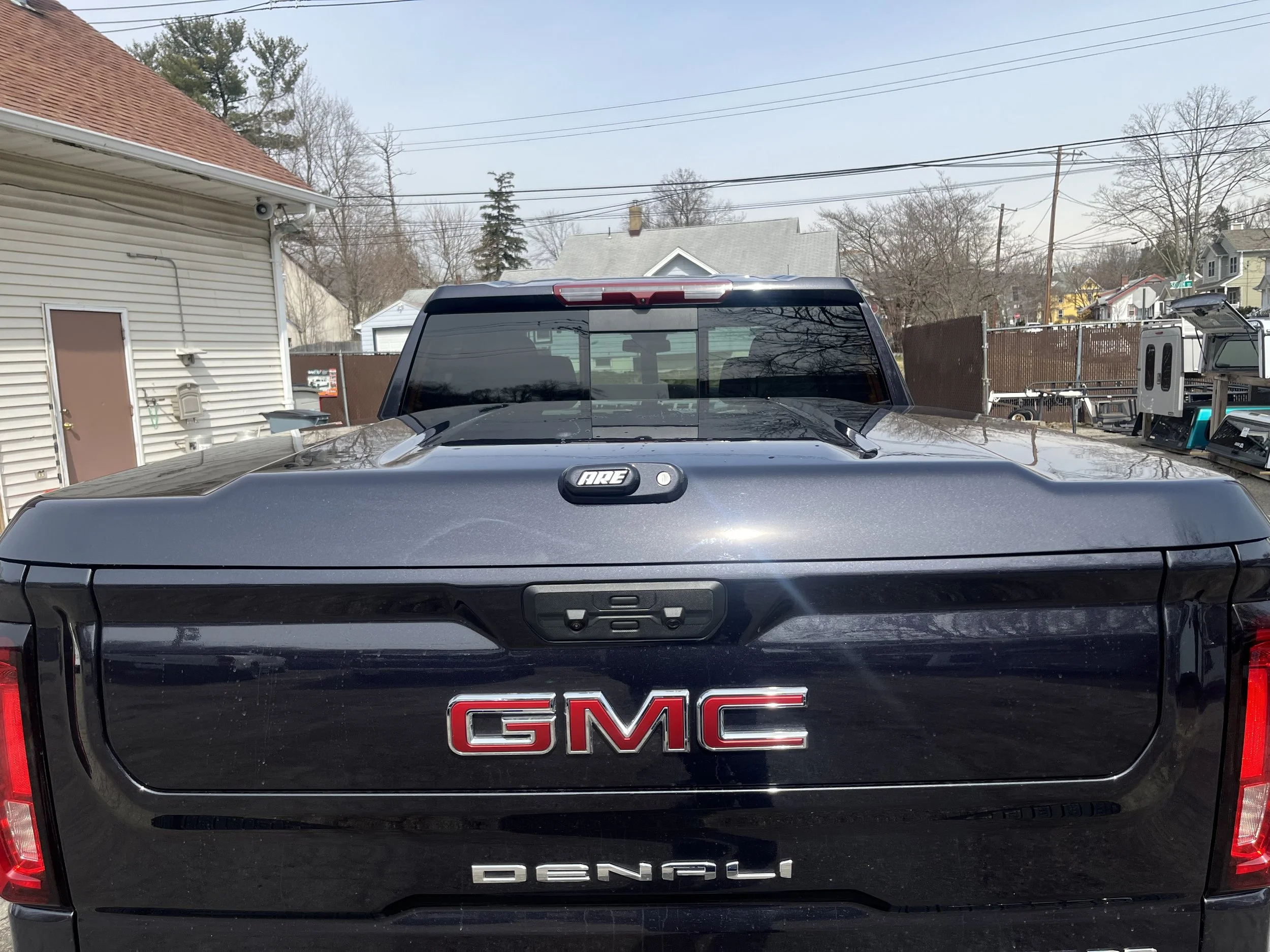 2019-2023 Chevy 1500 ARE LSII Tonneau — suburbancaps.com