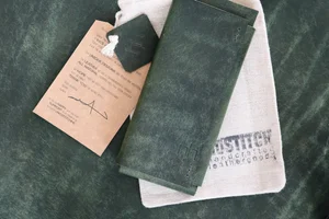 The Fold Plus - Handmade minimal leather wallet | Nostitch