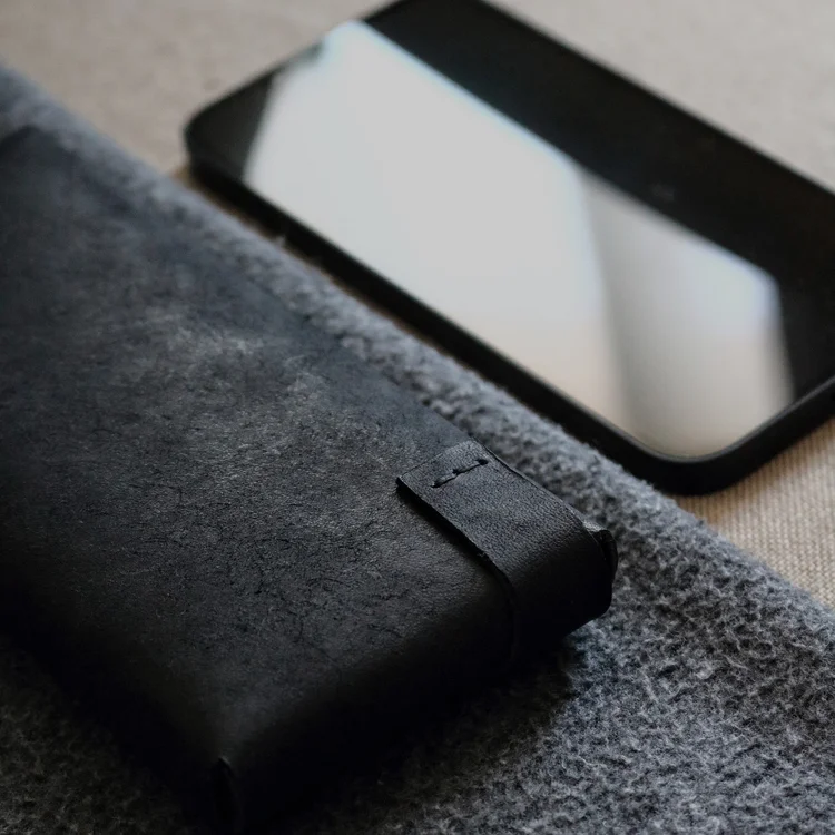 The Fold Plus - Handmade minimal leather wallet | Nostitch